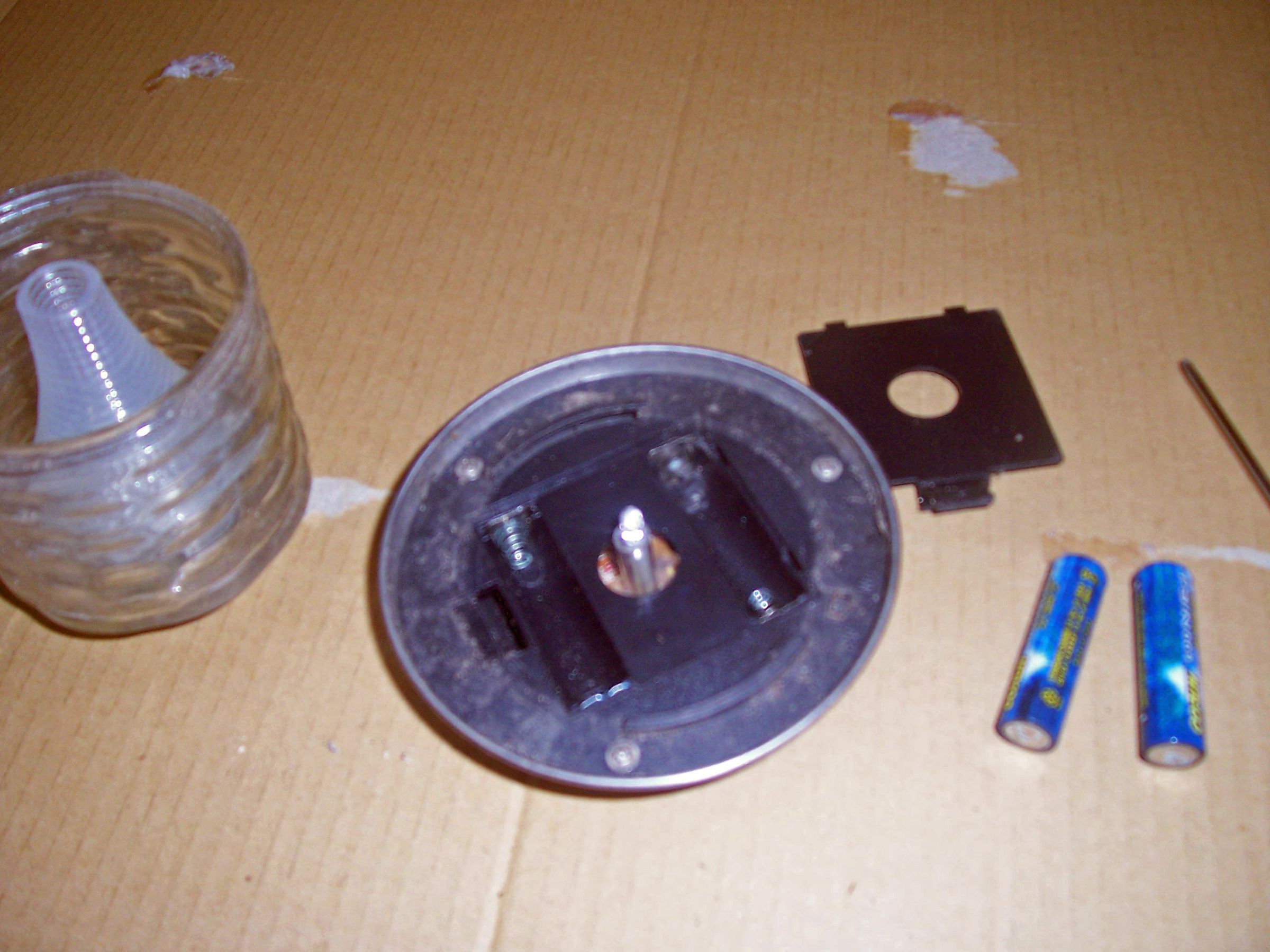 How to Repair a Solar Powered LED Garden Light : 4 Steps - Instructables