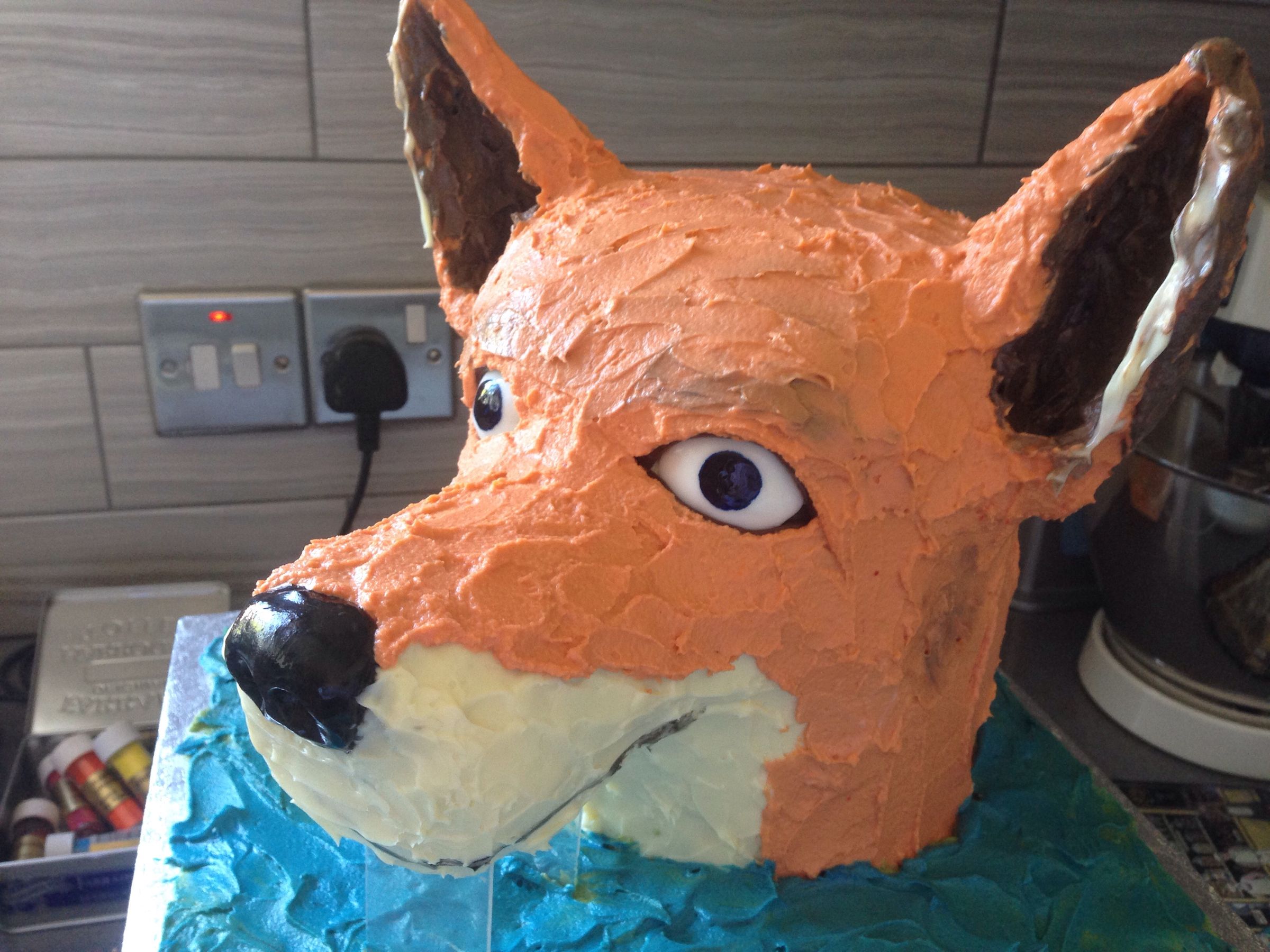 'The Gingerbread Man' Cake : 14 Steps (with Pictures) - Instructables