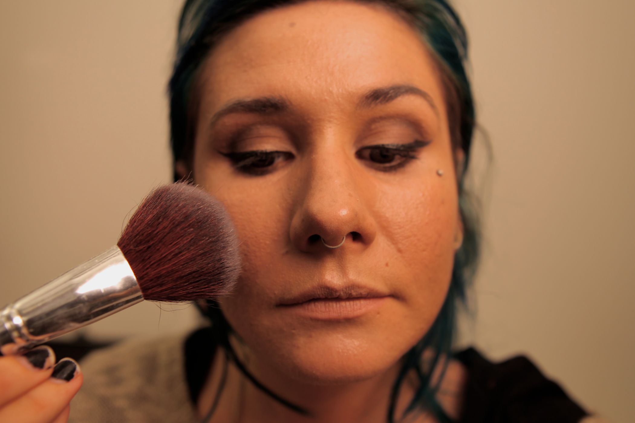 How to Choose and Apply the Correct Foundation for Your Face : 5 Steps ...