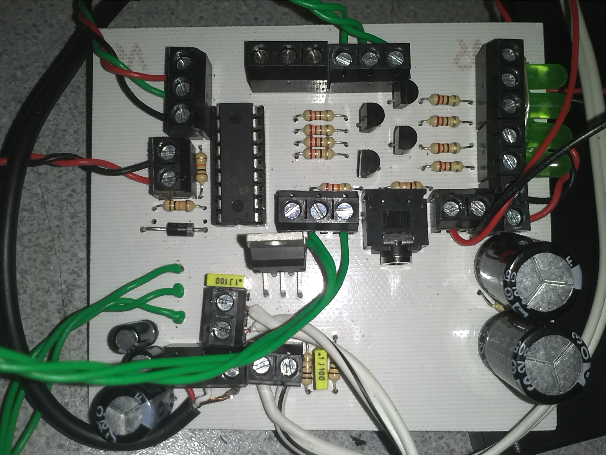 PICAXE - Music Responsive, Fog Producing, LED Light Show and Audio ...