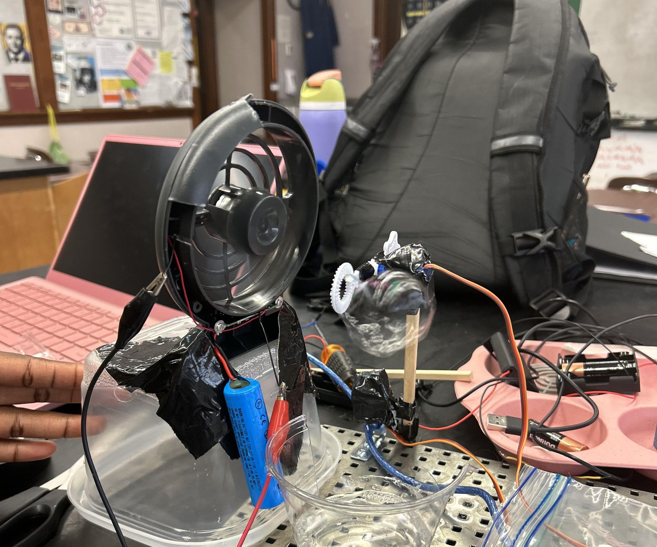 Bubble Machine by Samantha, Evana, and Nell : 4 Steps - Instructables