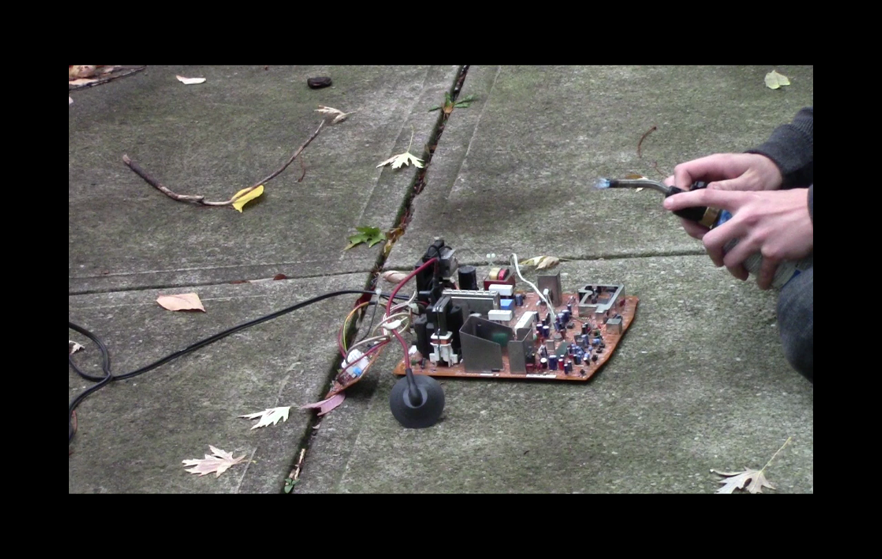 The SPACEBOX - Portable Amp Completely From an Old TV! : 6 Steps (with ...