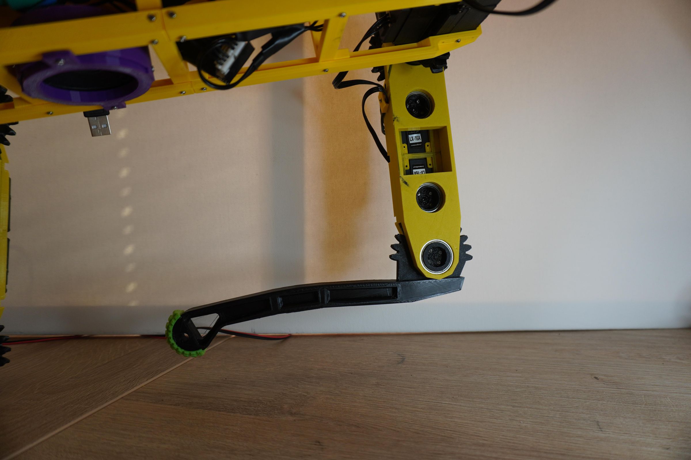 DIY Spot Like Quadruped Robot : 8 Steps - Instructables