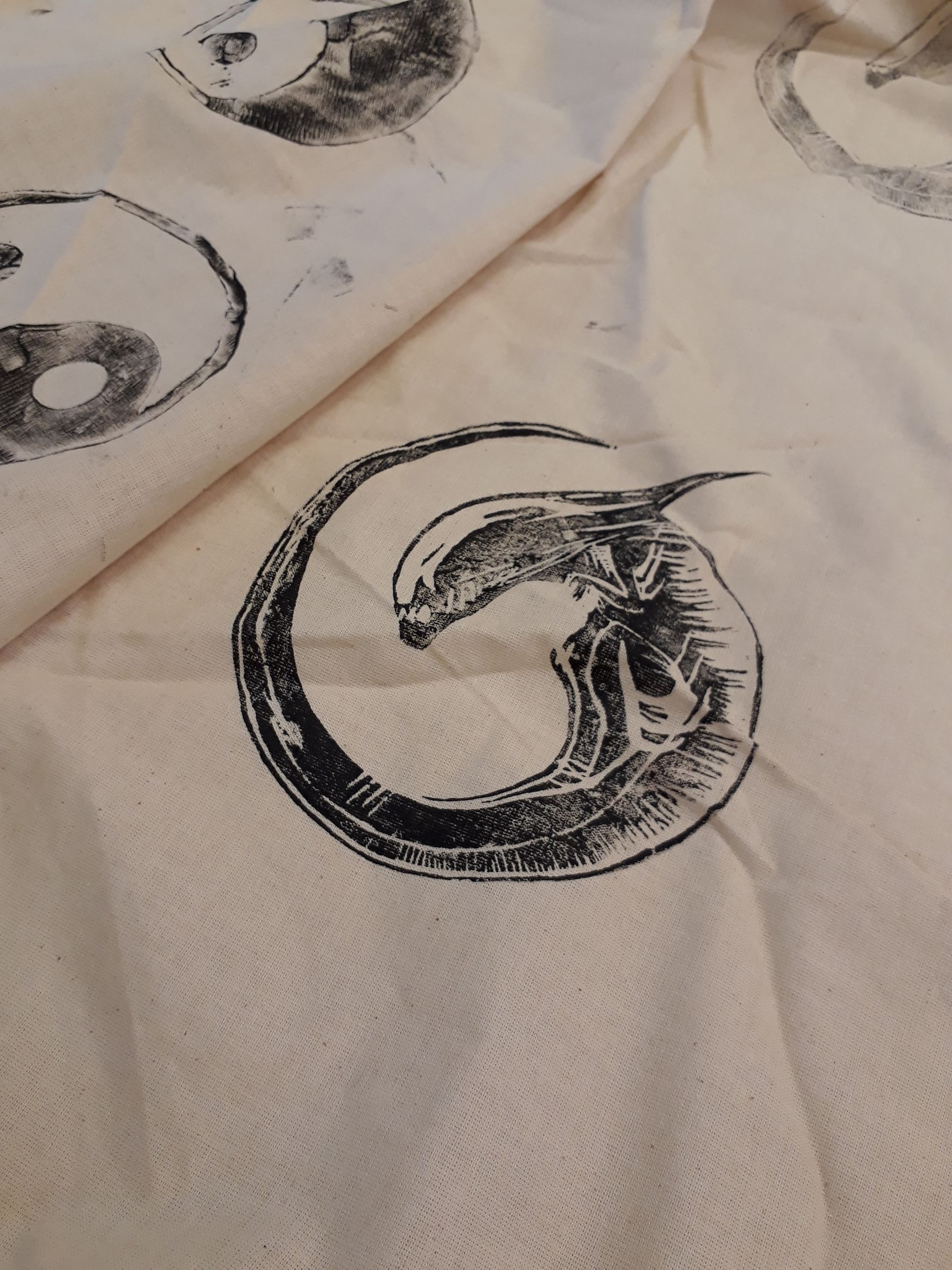 Linocut Alien Printmaking : 5 Steps - Instructables