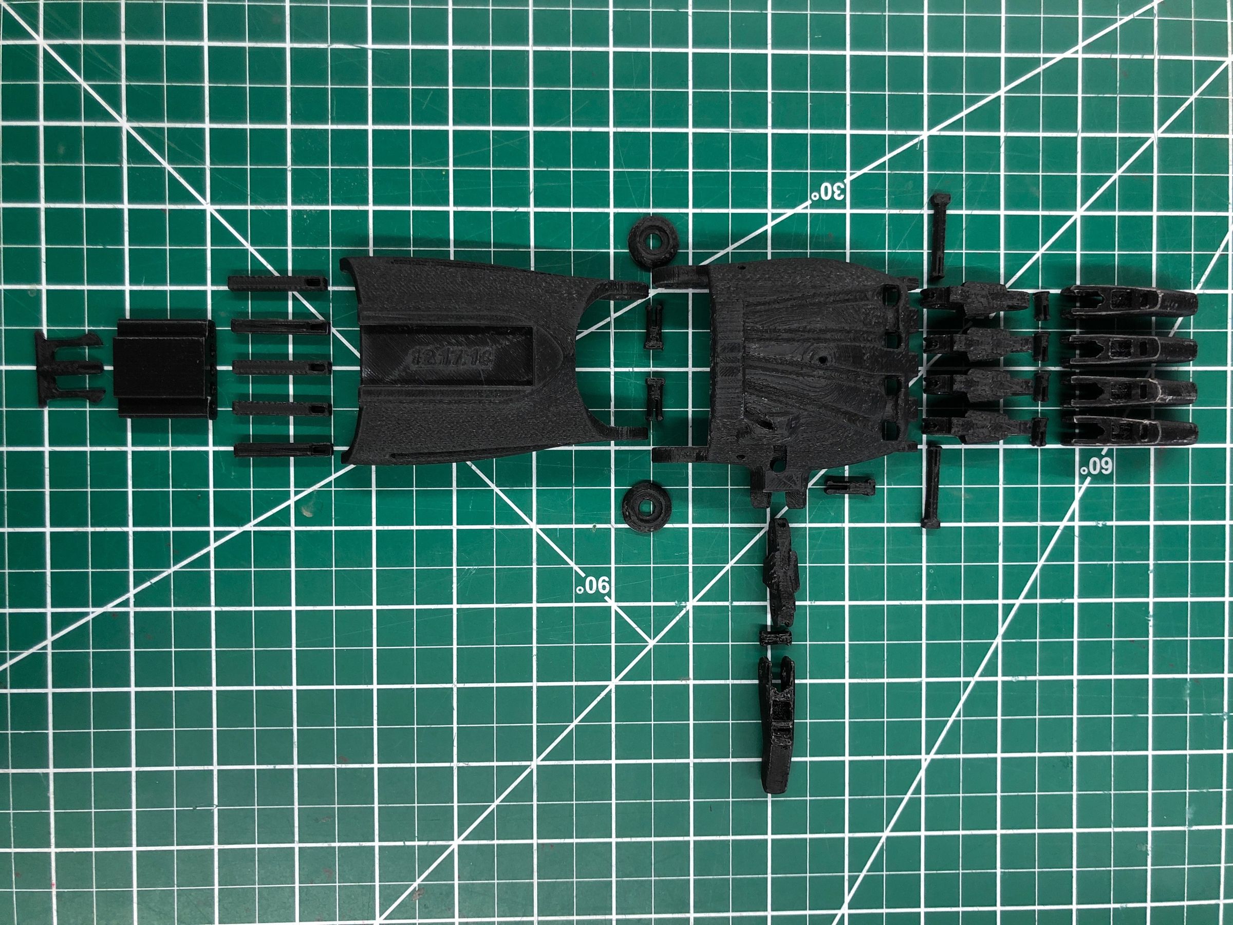 Raptor Reloaded Hand : 11 Steps - Instructables