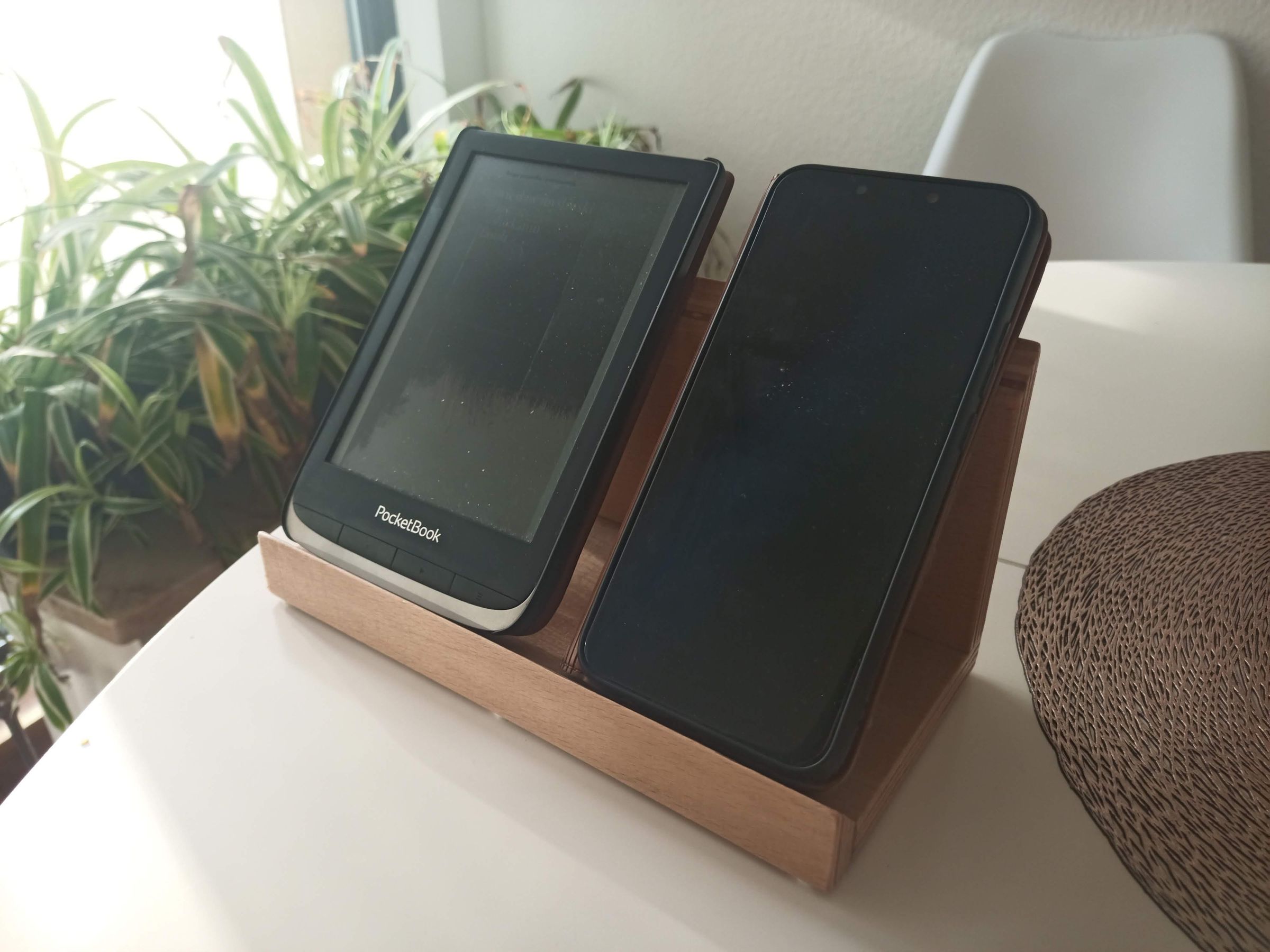 Simple E-Reader, Tablet or Phone Stand : 8 Steps (with Pictures ...