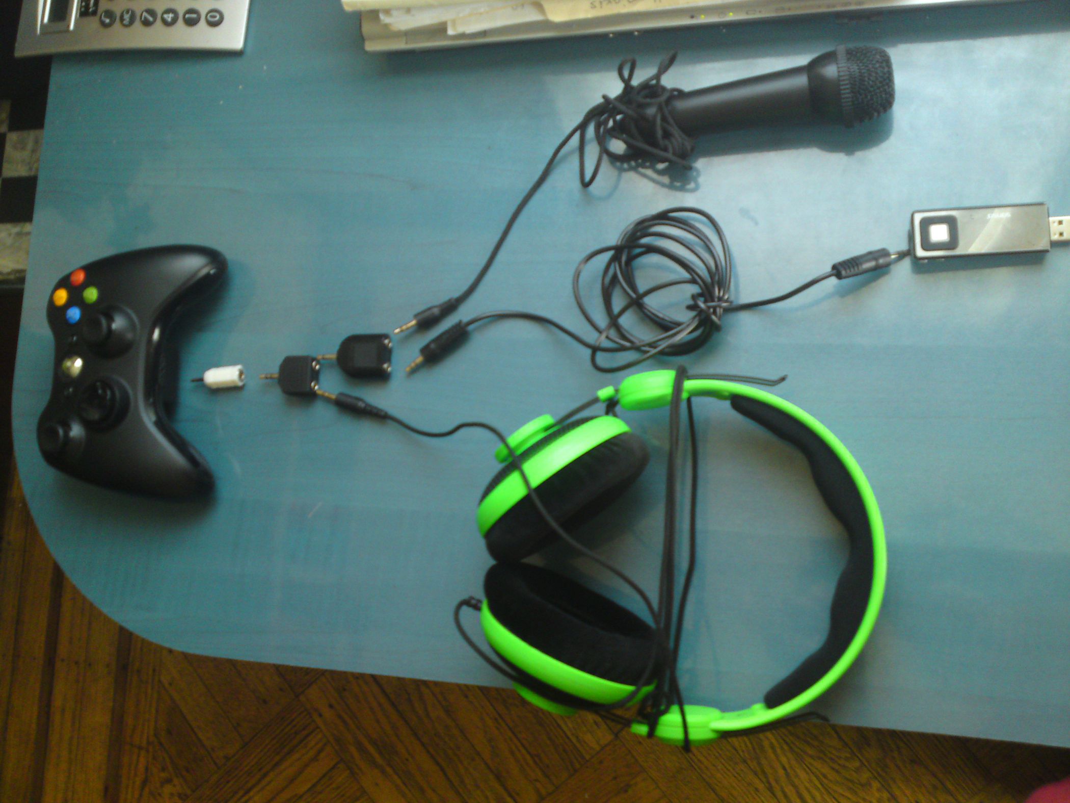 Xbox 360 Music/headphone/mic Rig : 3 Steps - Instructables
