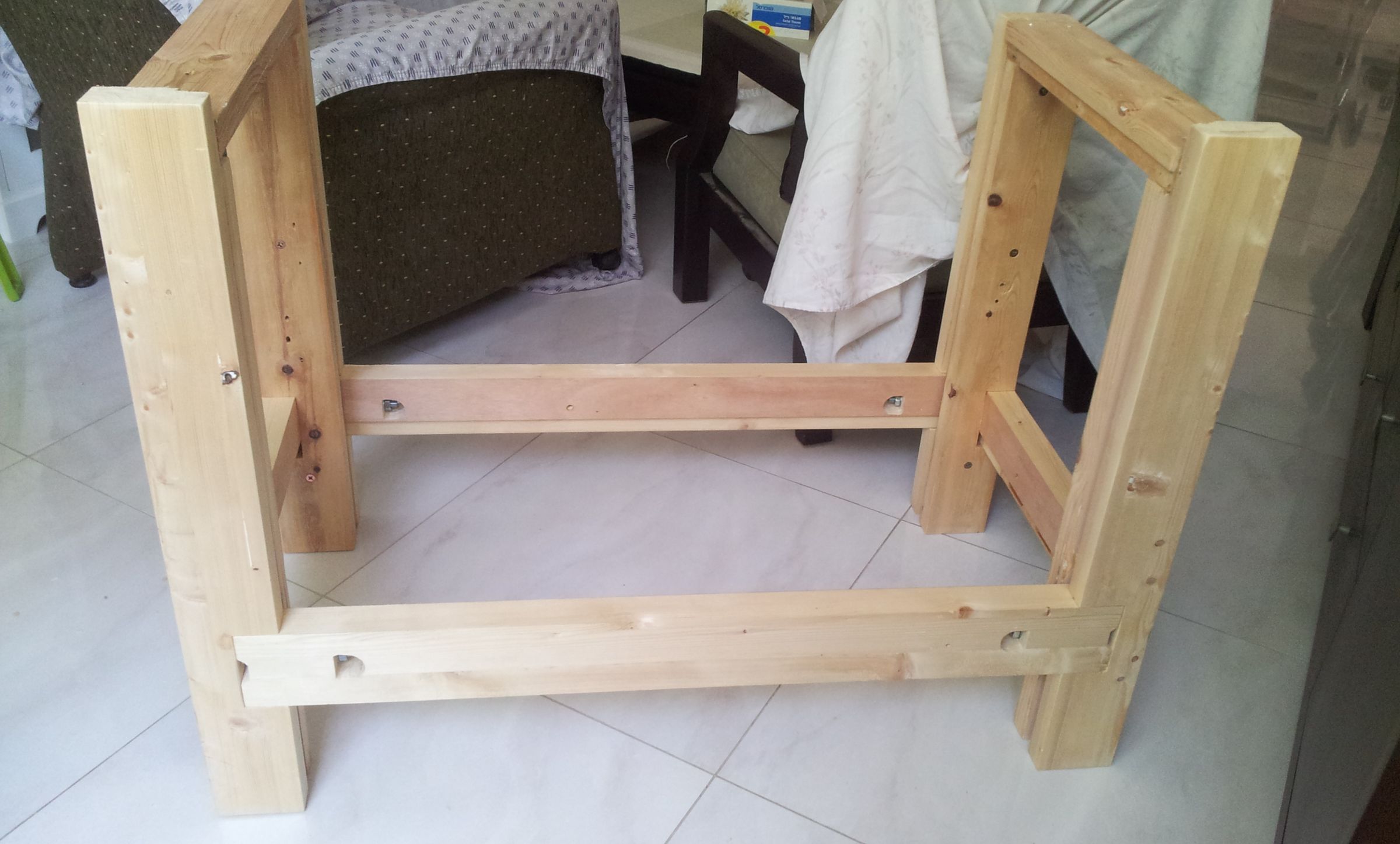 DIY Portable Workbench (knock-down Design) With a Leg Vise and Storage ...
