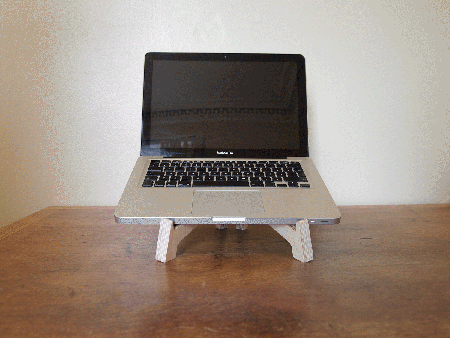 Plywood Laptop Stand : 10 Steps (with Pictures) - Instructables