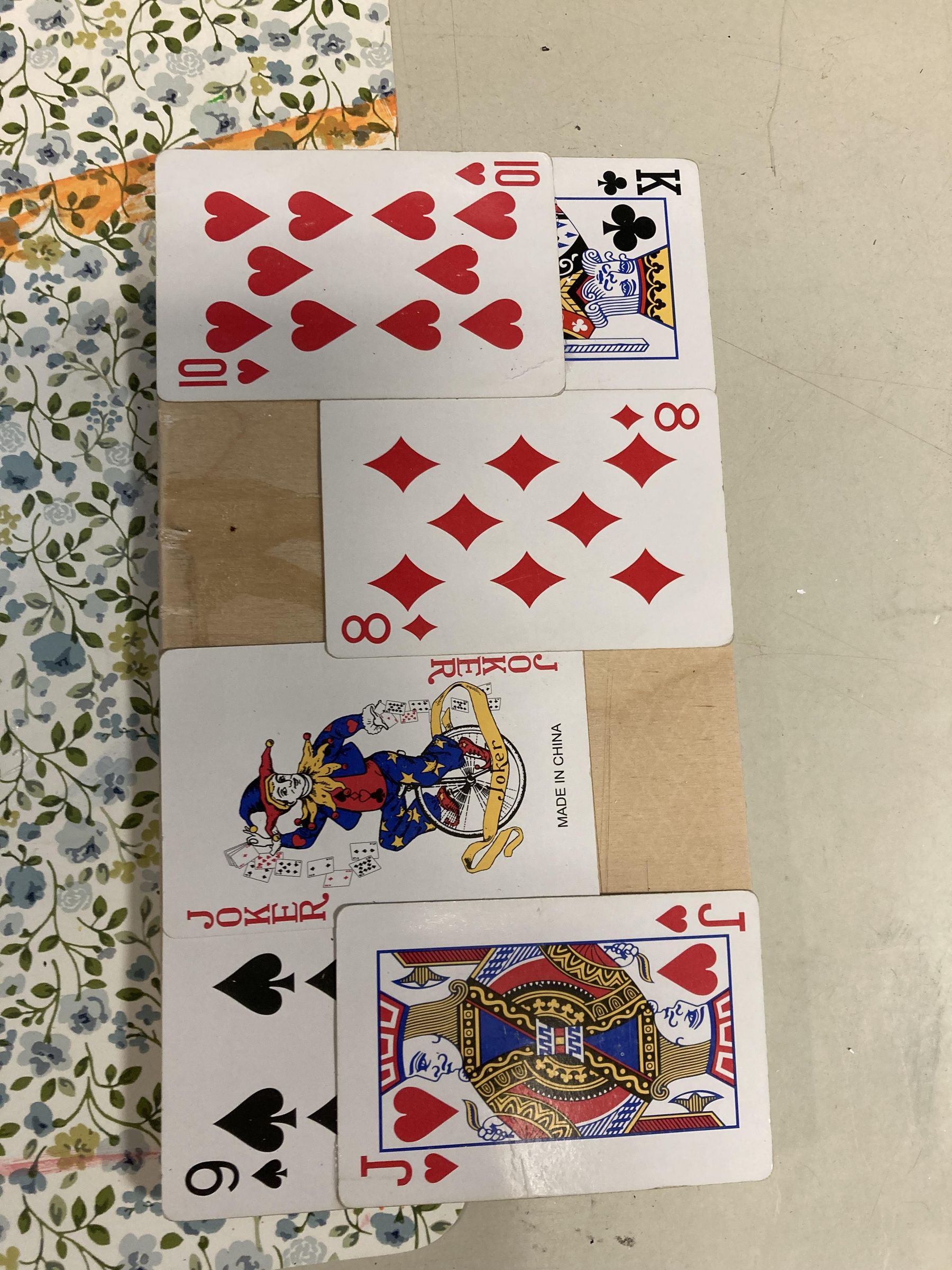 Tray Made Out of Cards : 6 Steps - Instructables