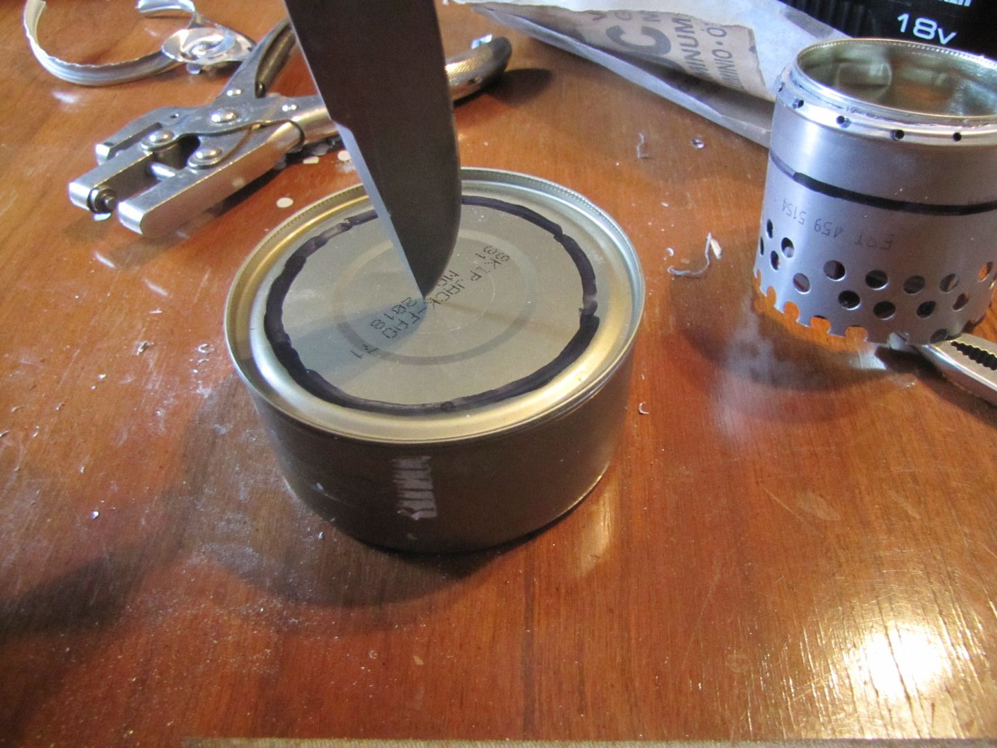 TIN CAN ALCOHOL STOVE : 8 Steps (with Pictures) - Instructables