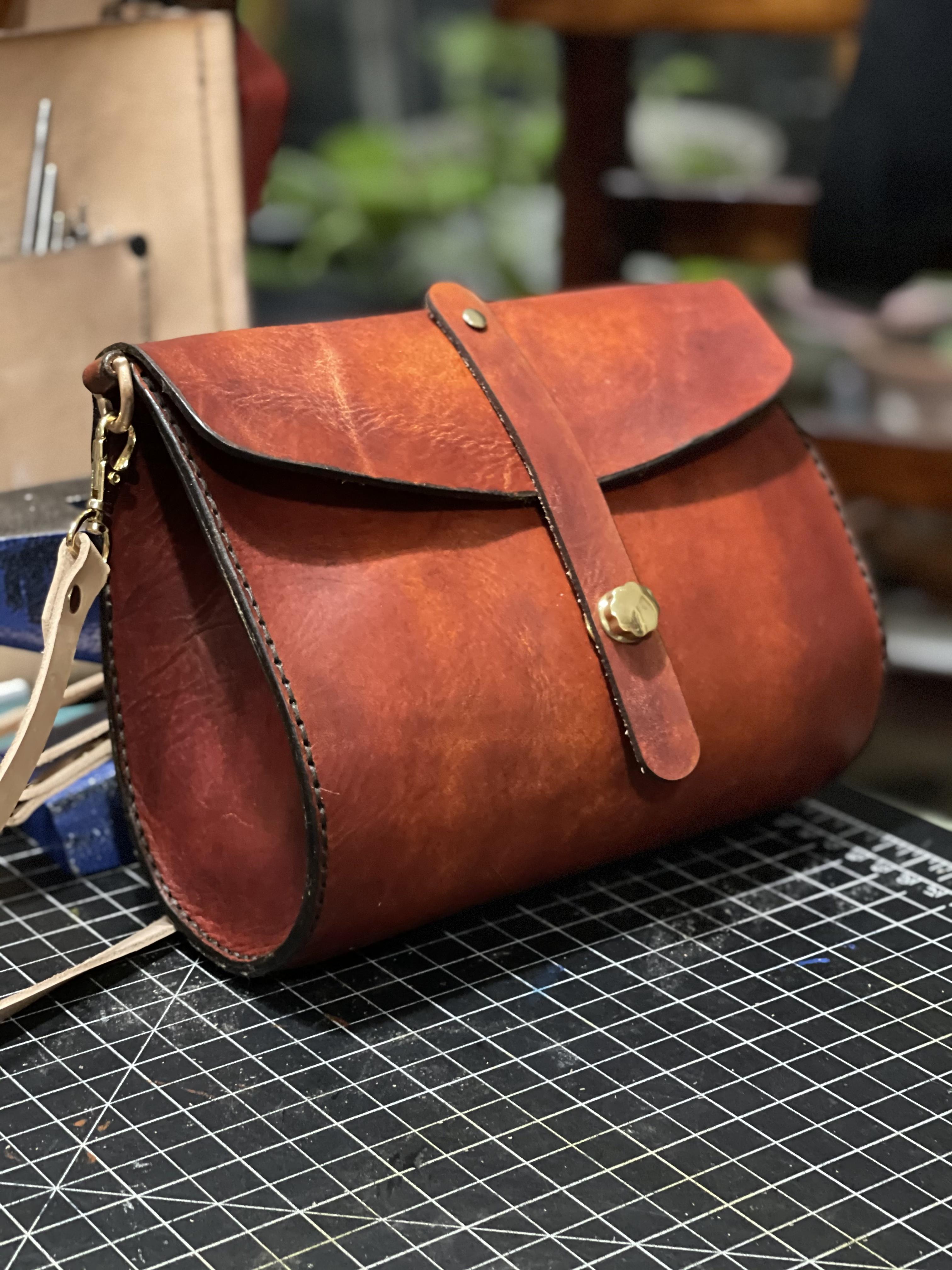 Gator Embossed Leather Purse : 8 Steps (with Pictures) - Instructables