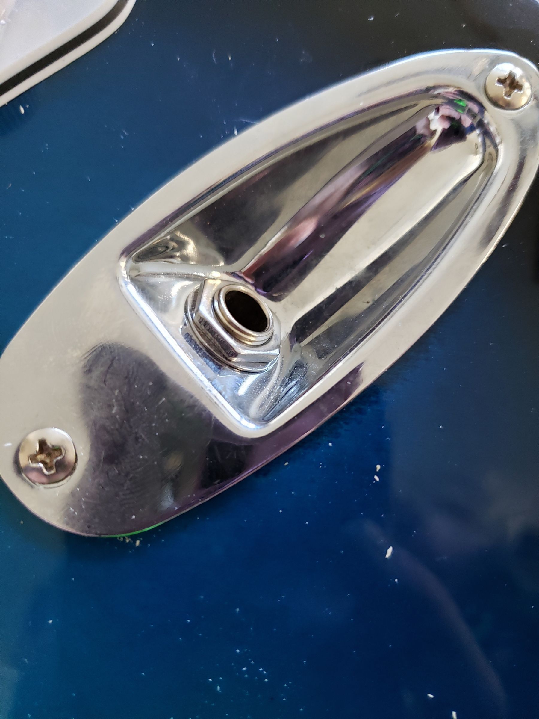 Fixing a Broken Audio Jack on a Guitar : 3 Steps - Instructables