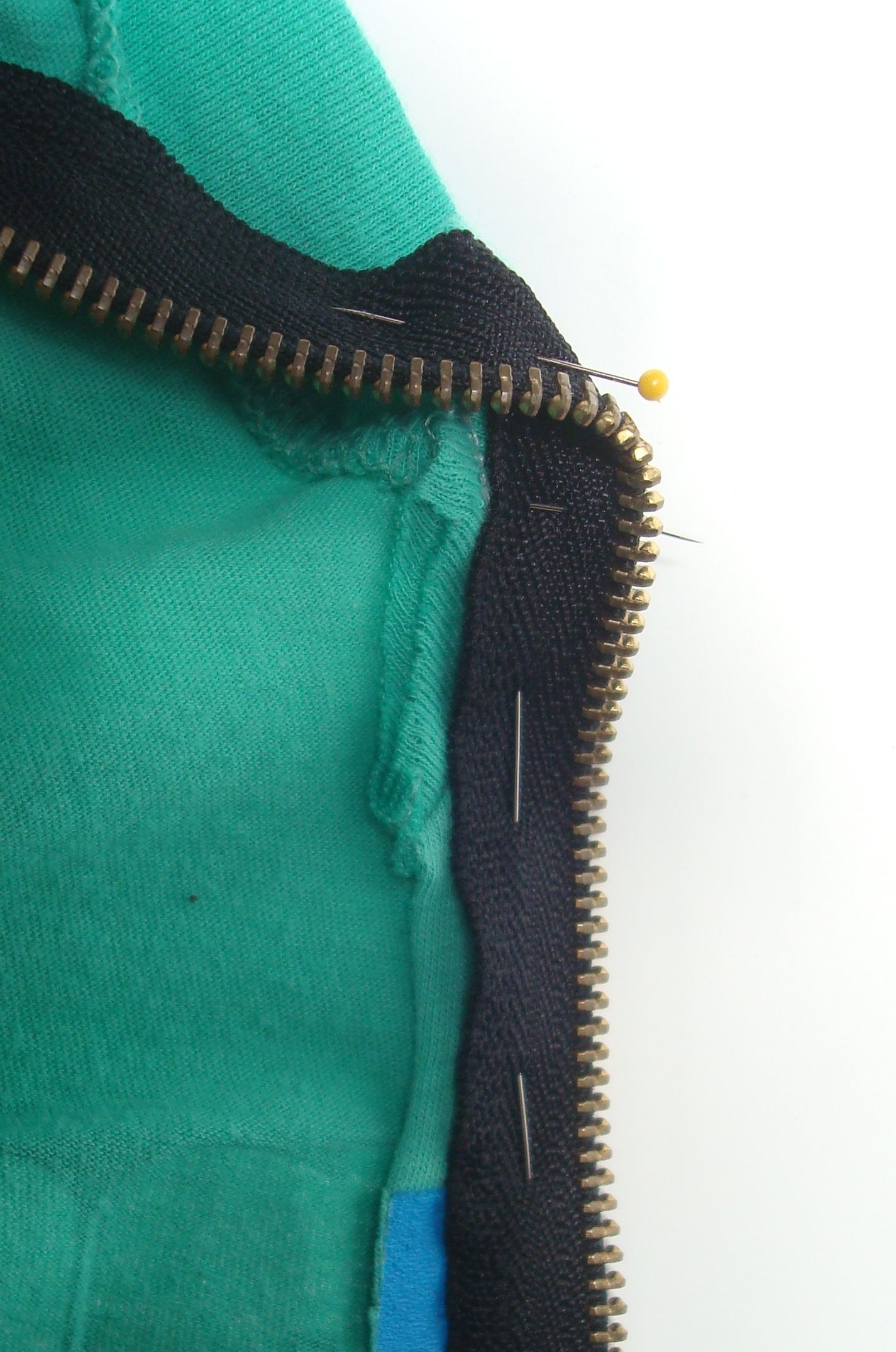 Trendy Zipper Shirt : 5 Steps (with Pictures) - Instructables