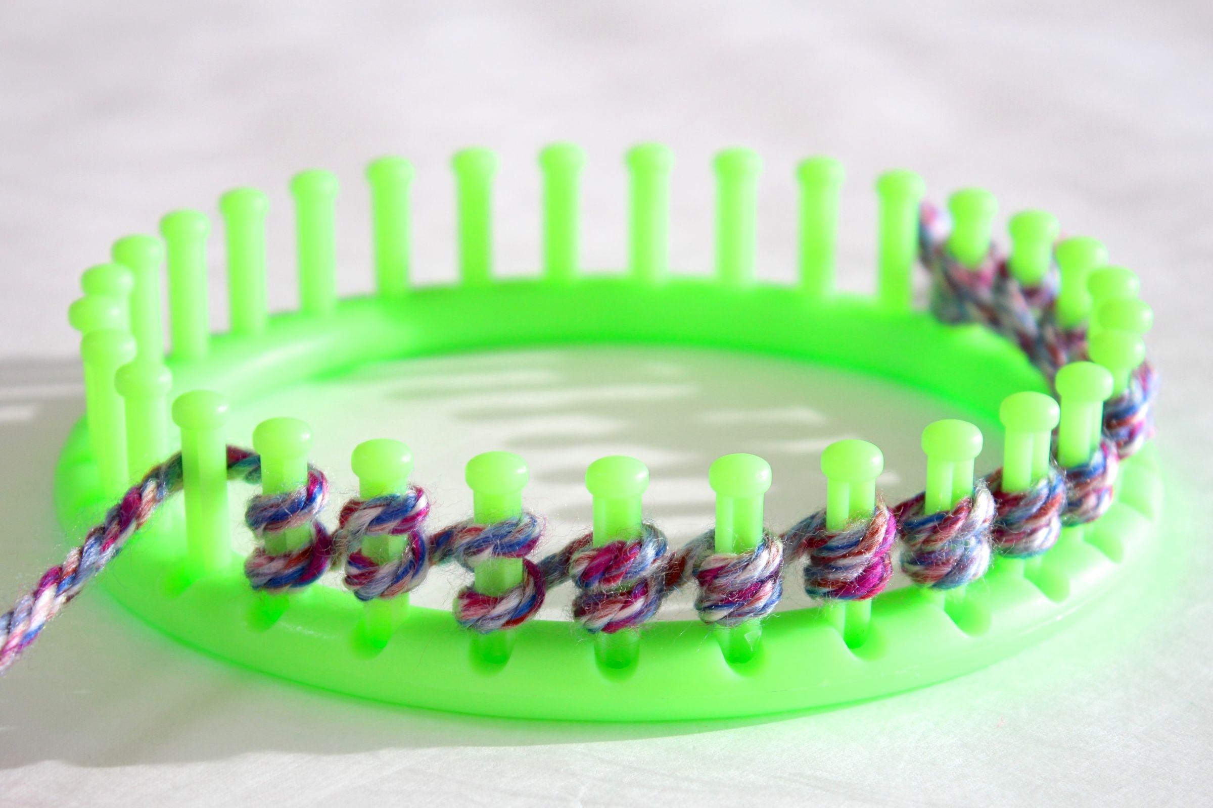 How to Knit an Infinity Scarf on a Loom : 15 Steps (with Pictures ...