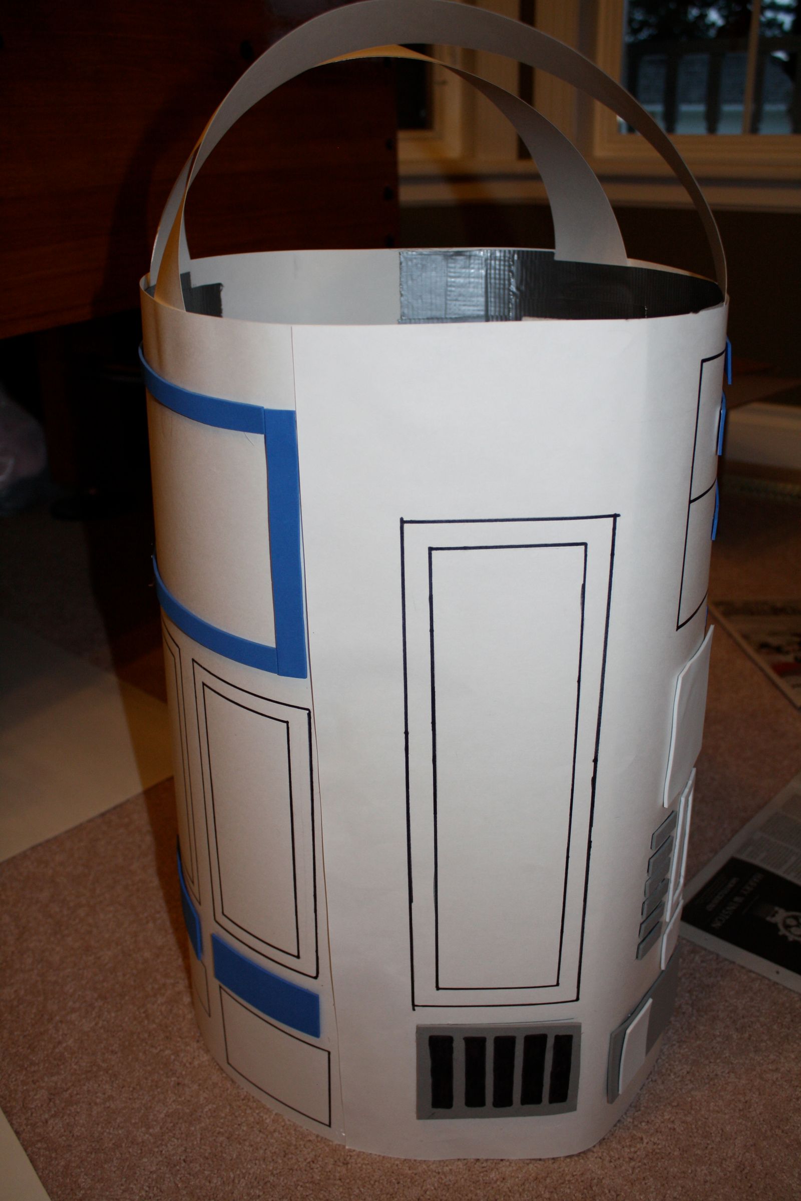 How to Make a R2D2 Costume for $10! : 5 Steps (with Pictures ...