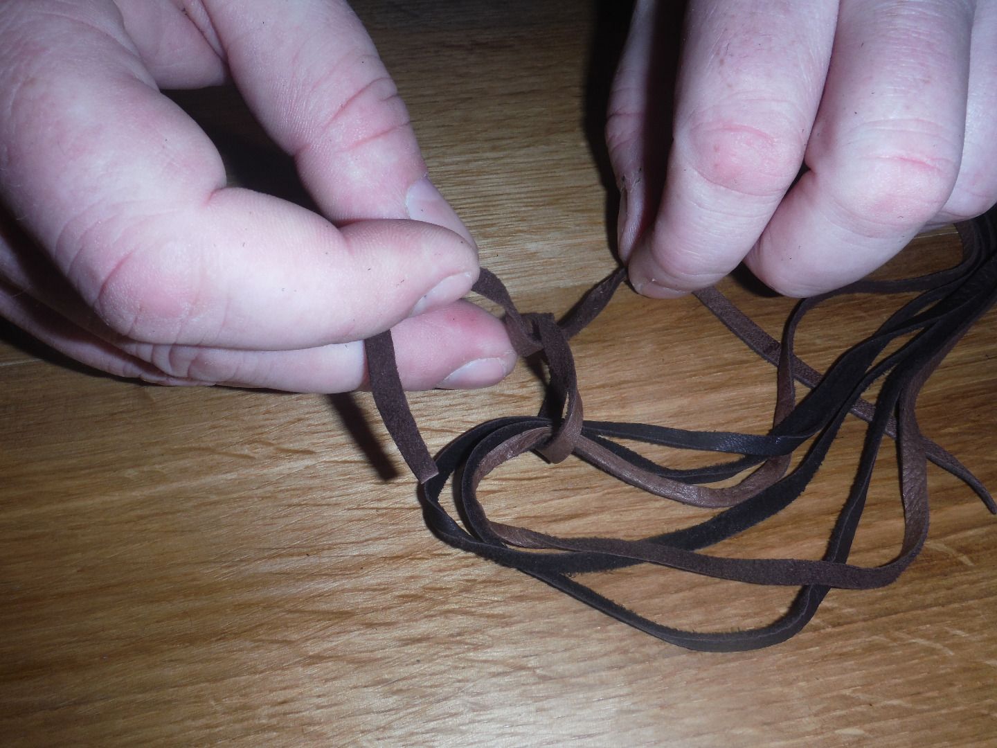 Aztec Split Pouch Sport/Hunting Stone Sling : 9 Steps (with Pictures ...