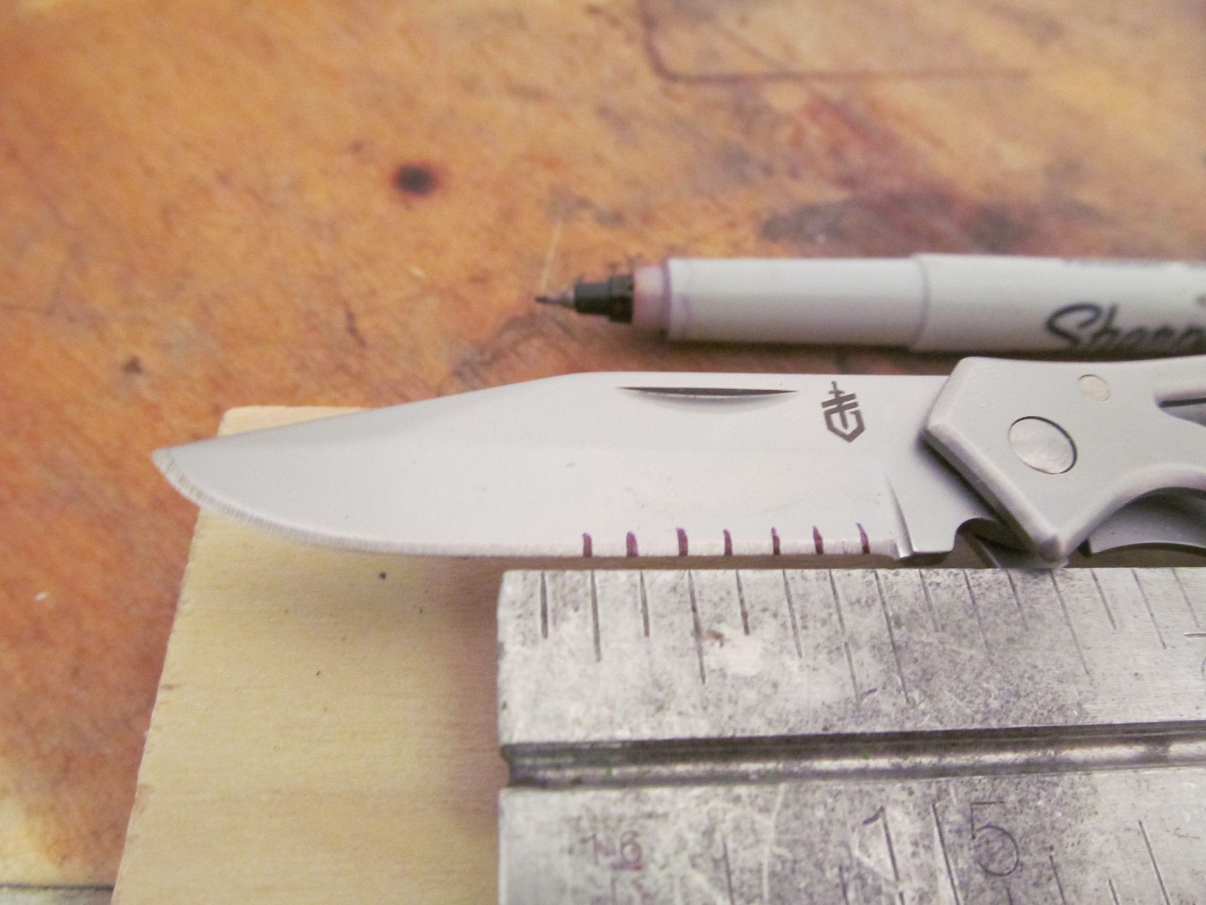 Add Serrations to a Pocket Knife : 4 Steps (with Pictures) - Instructables
