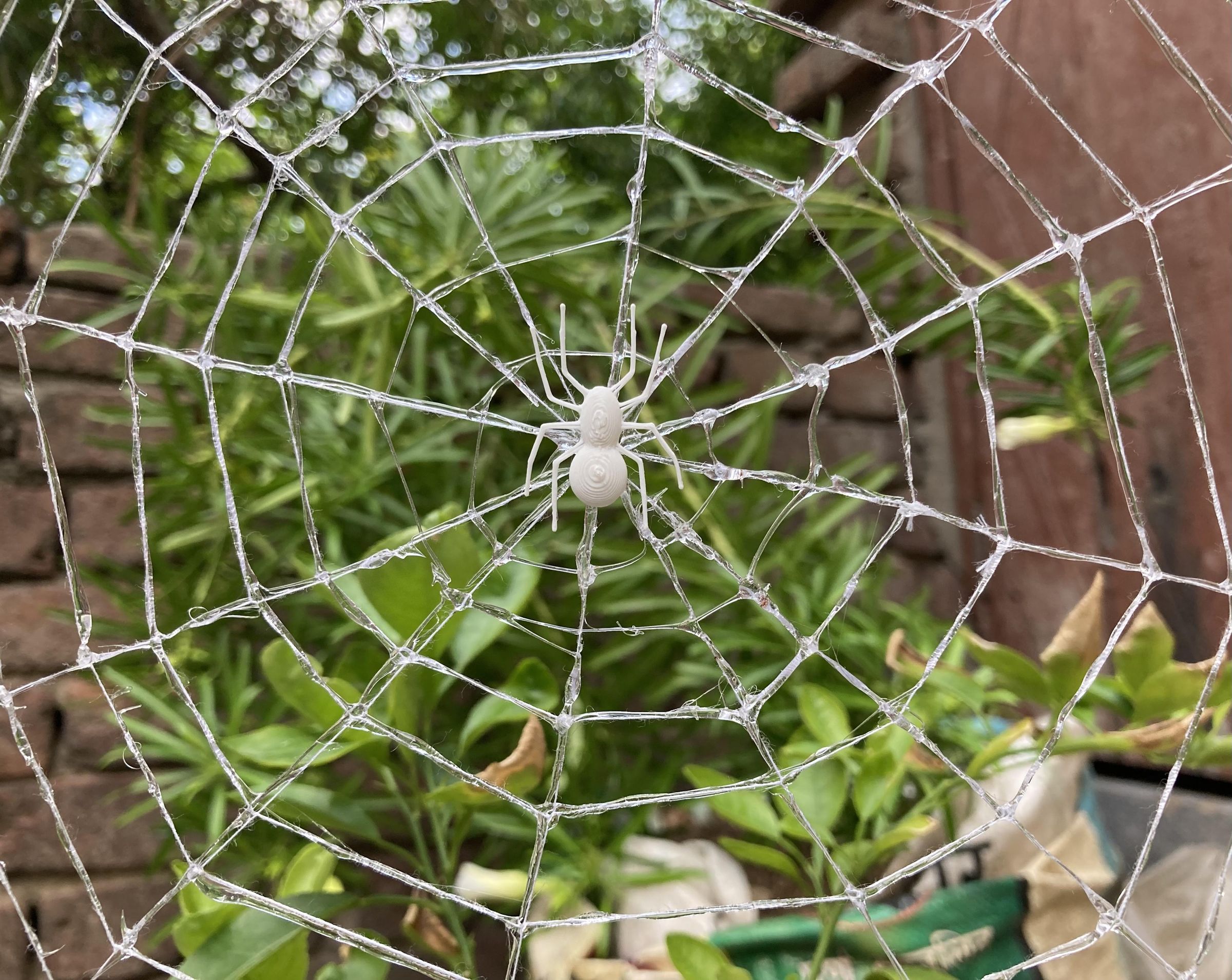 Hot Glue Spider Web : 5 Steps (with Pictures) - Instructables