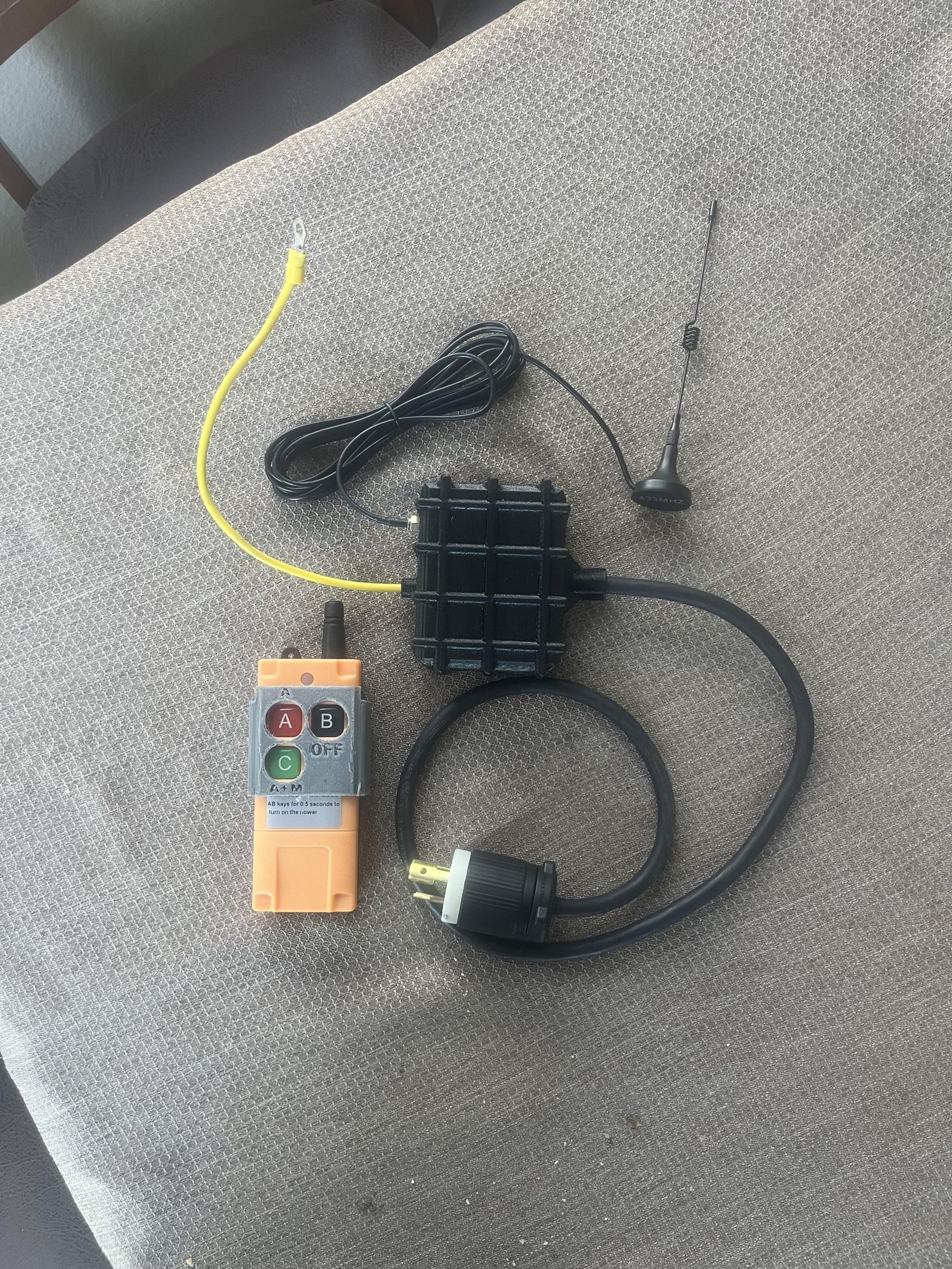 Insulation Machine Remote Control Volumatic III : 12 Steps - Instructables