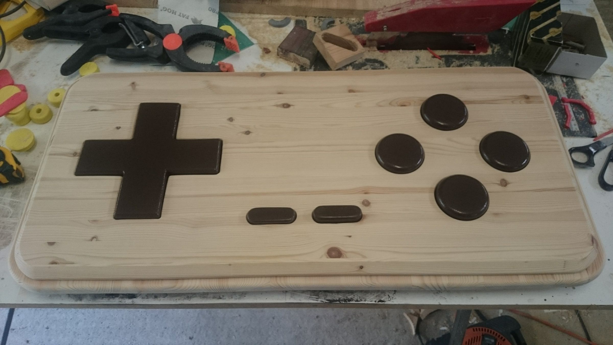 Giant Retro Gamepad : 11 Steps (with Pictures) - Instructables