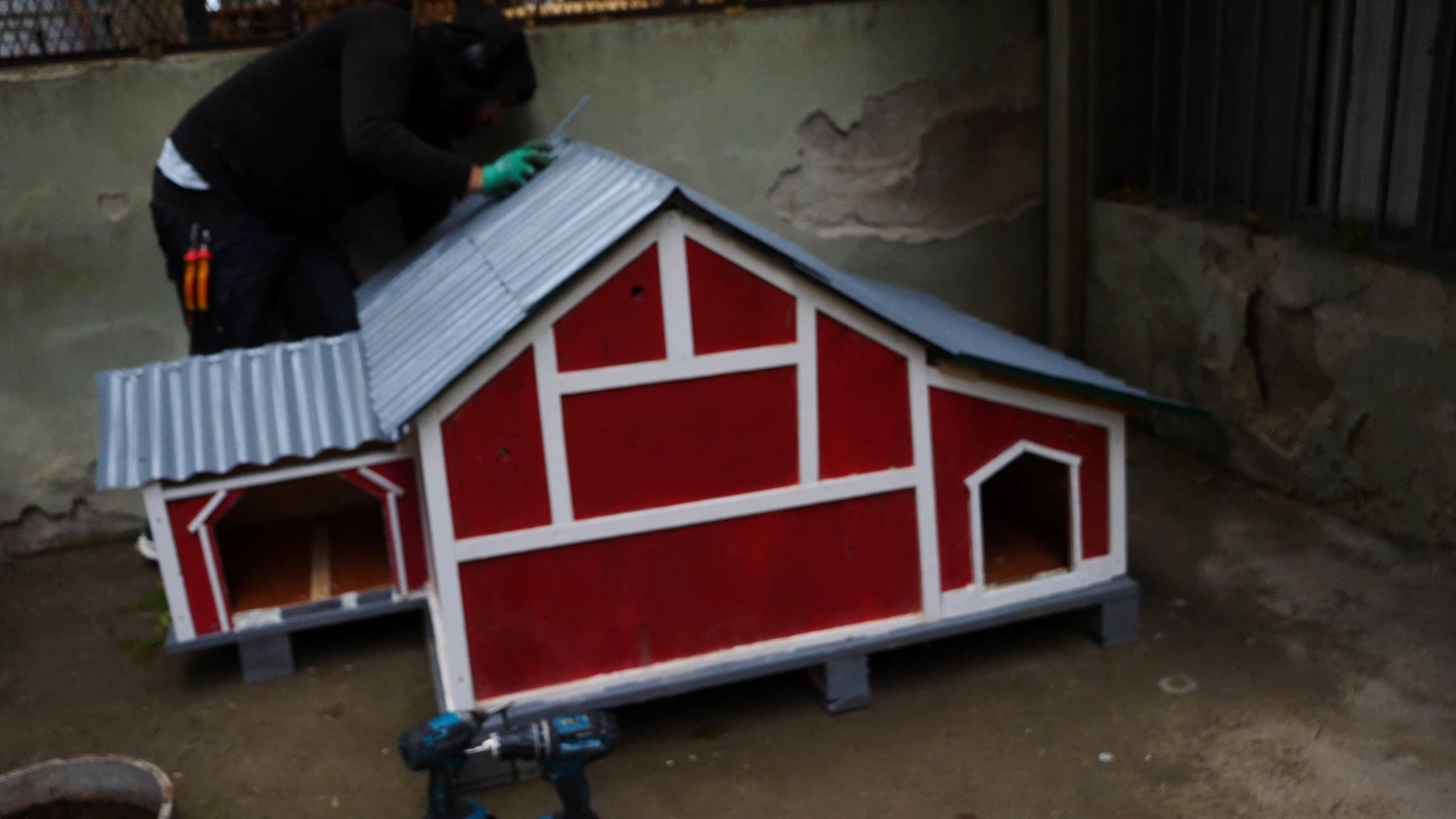 The Most Luxurious Stray Cat Shelter : 4 Steps (with Pictures ...
