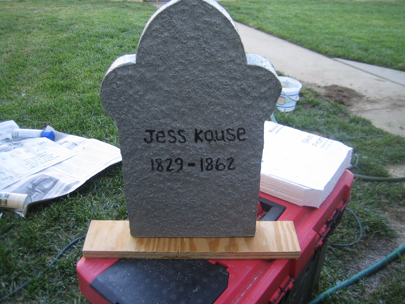 Simple Tombstone : 7 Steps - Instructables