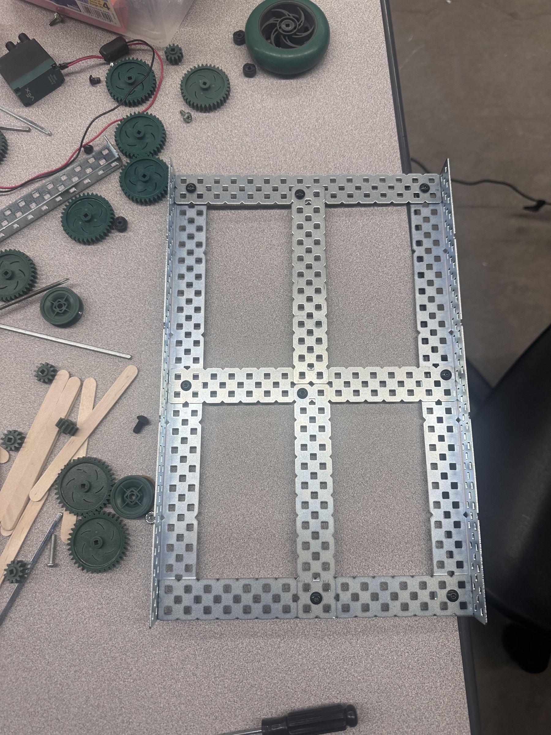 Simple Vex Car : 6 Steps - Instructables