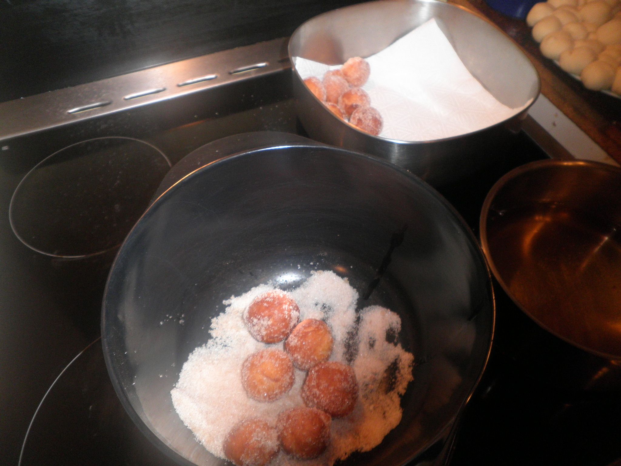 Mini Doughnut Bites : 9 Steps - Instructables