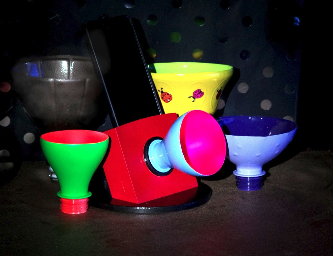 Interchangeable Horn Phone Speaker : 12 Steps (with Pictures ...