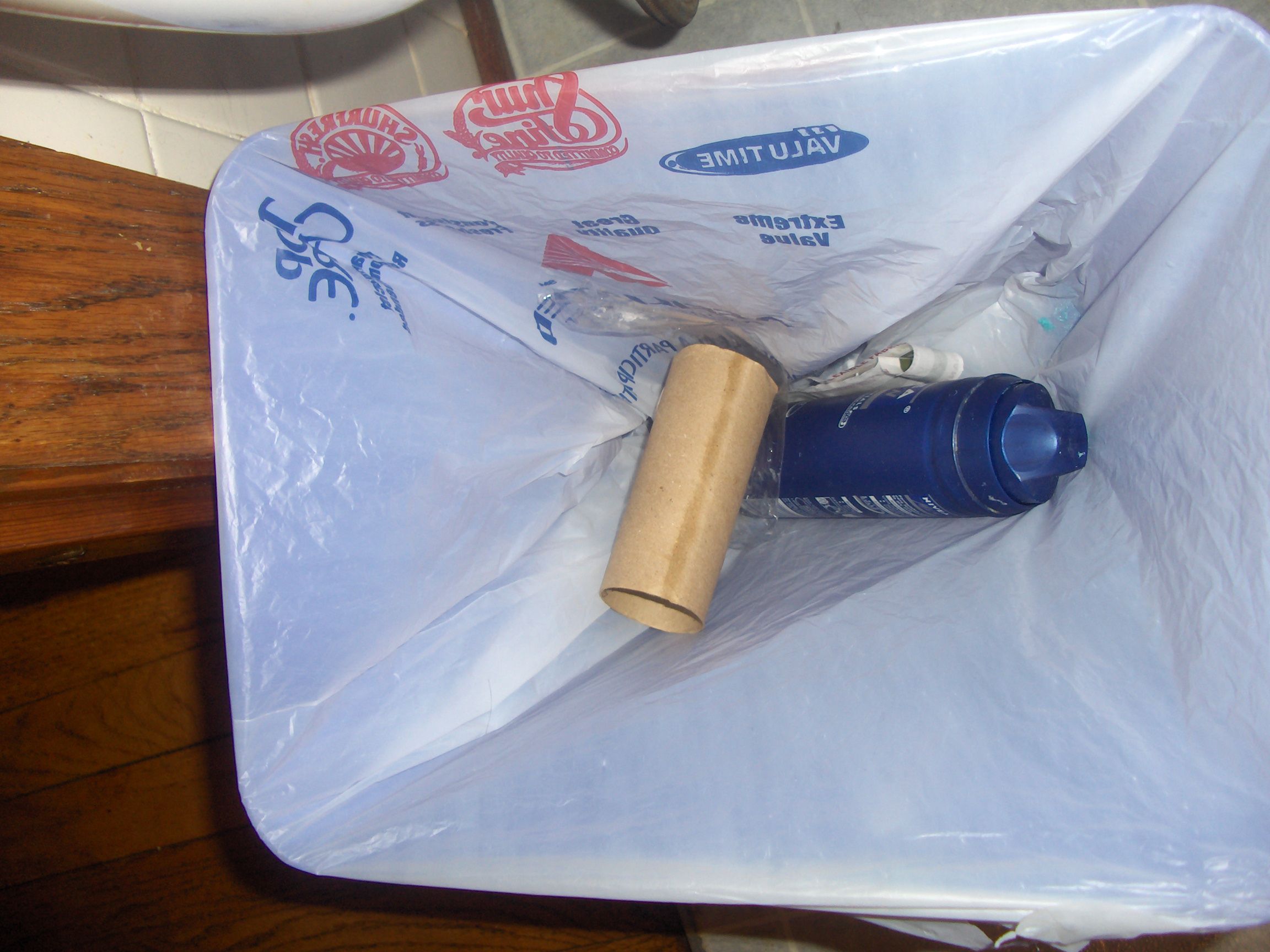 How to Change the Toilet Paper Roll : 6 Steps - Instructables