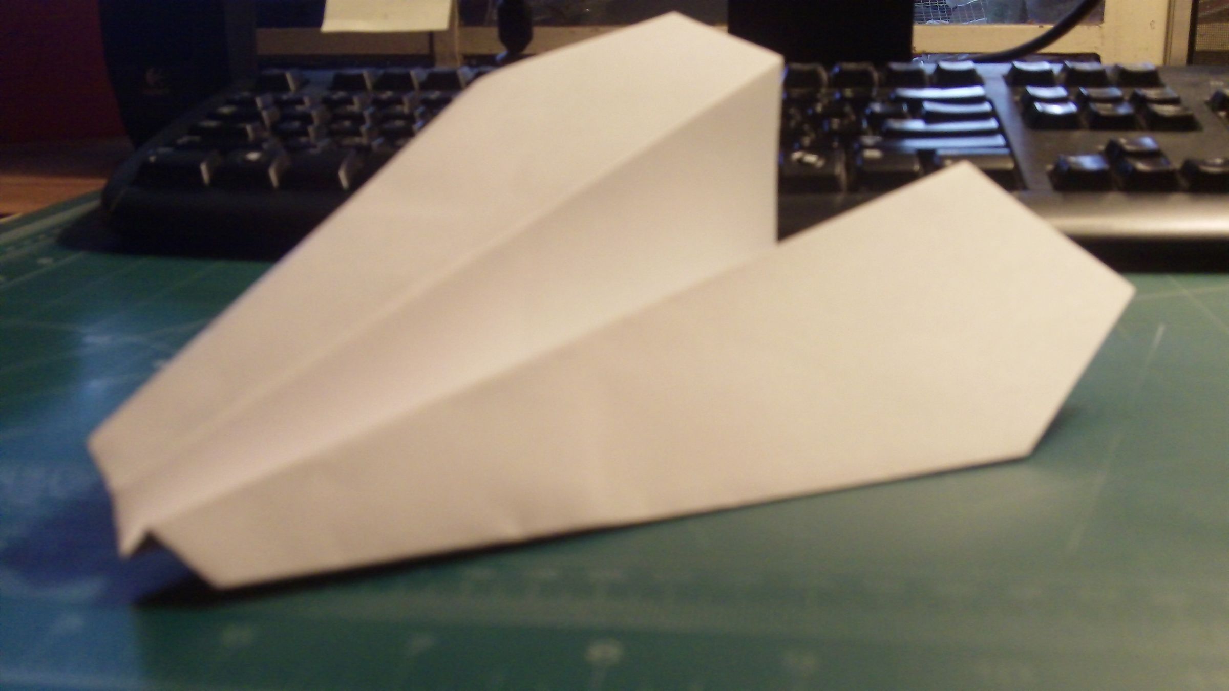 How to Make an "Electronic Warfare" Tail for Your Paper Airplane : 5 ...