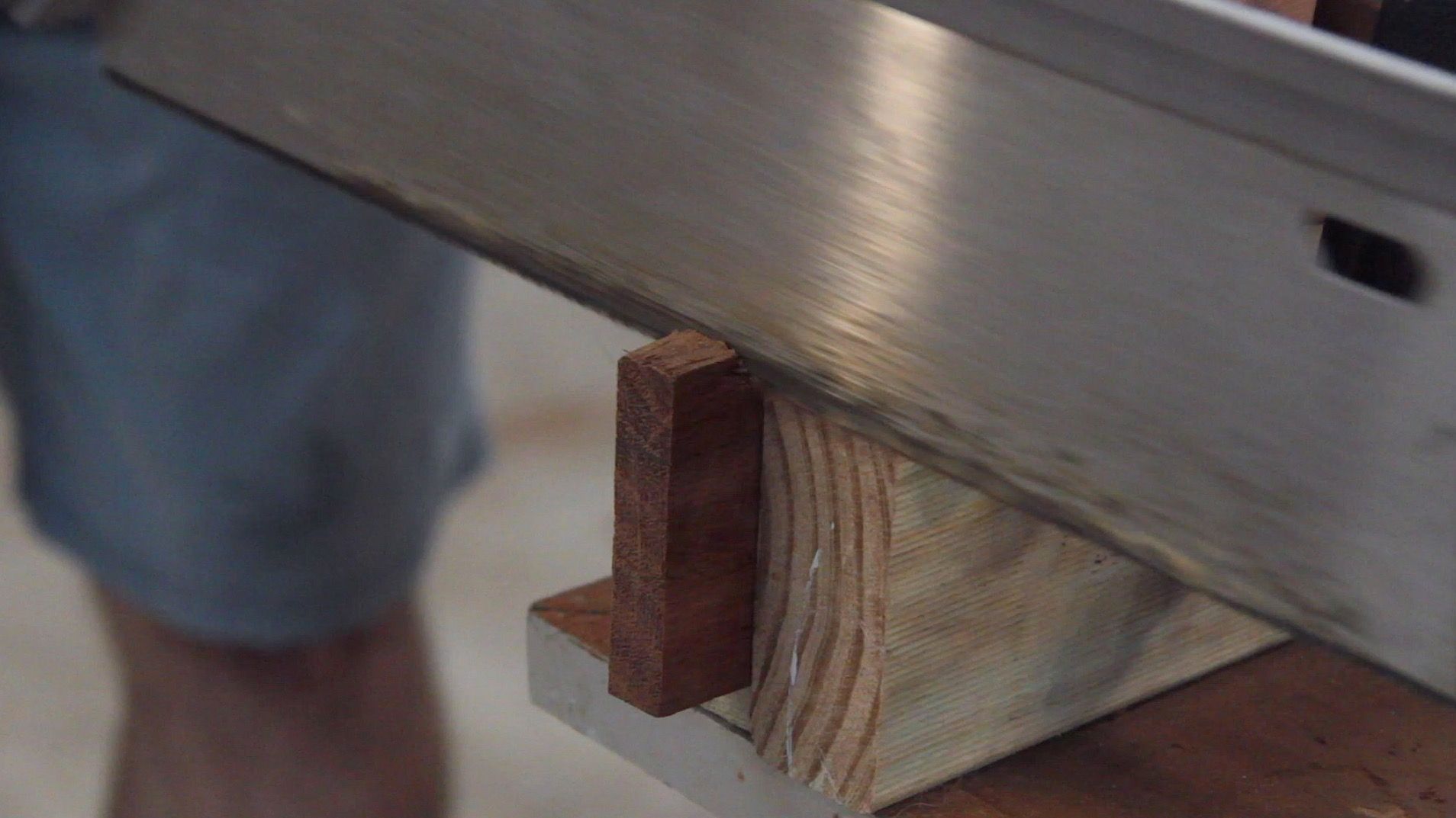How to Make a Simple Table Leg Assembly Using Mortise and Tenon Joinery ...