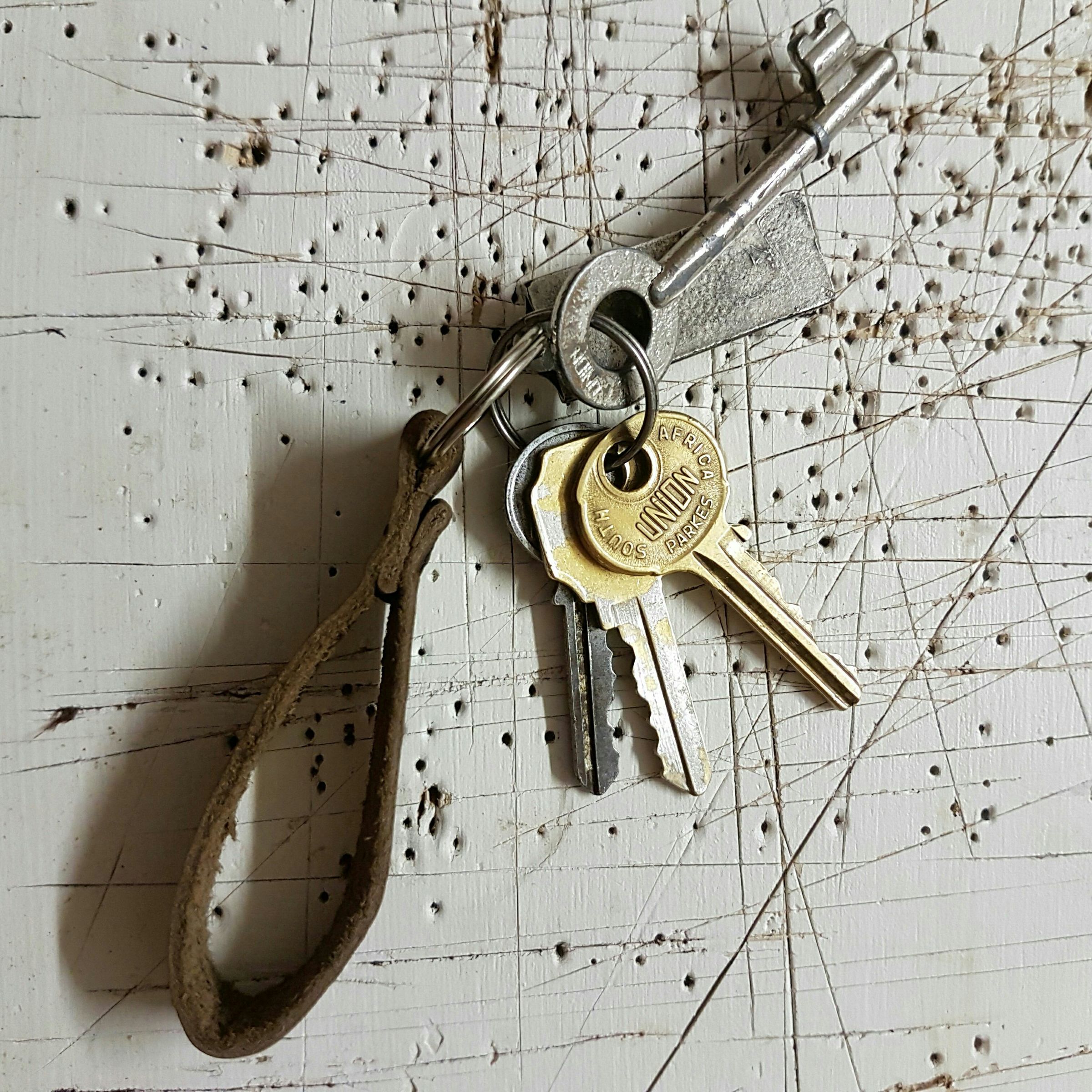 Leather Keychain : 7 Steps (with Pictures) - Instructables