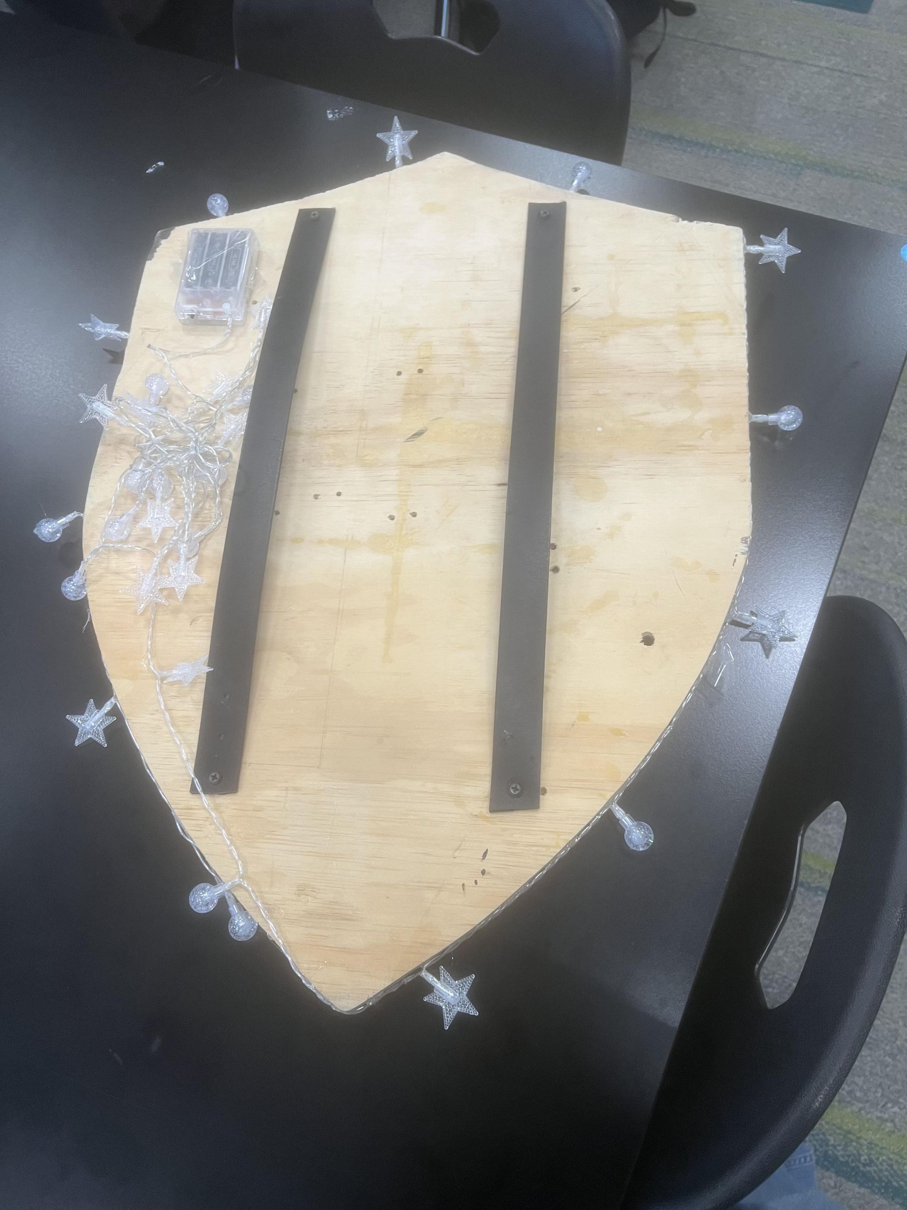 Festive Shield : 6 Steps - Instructables