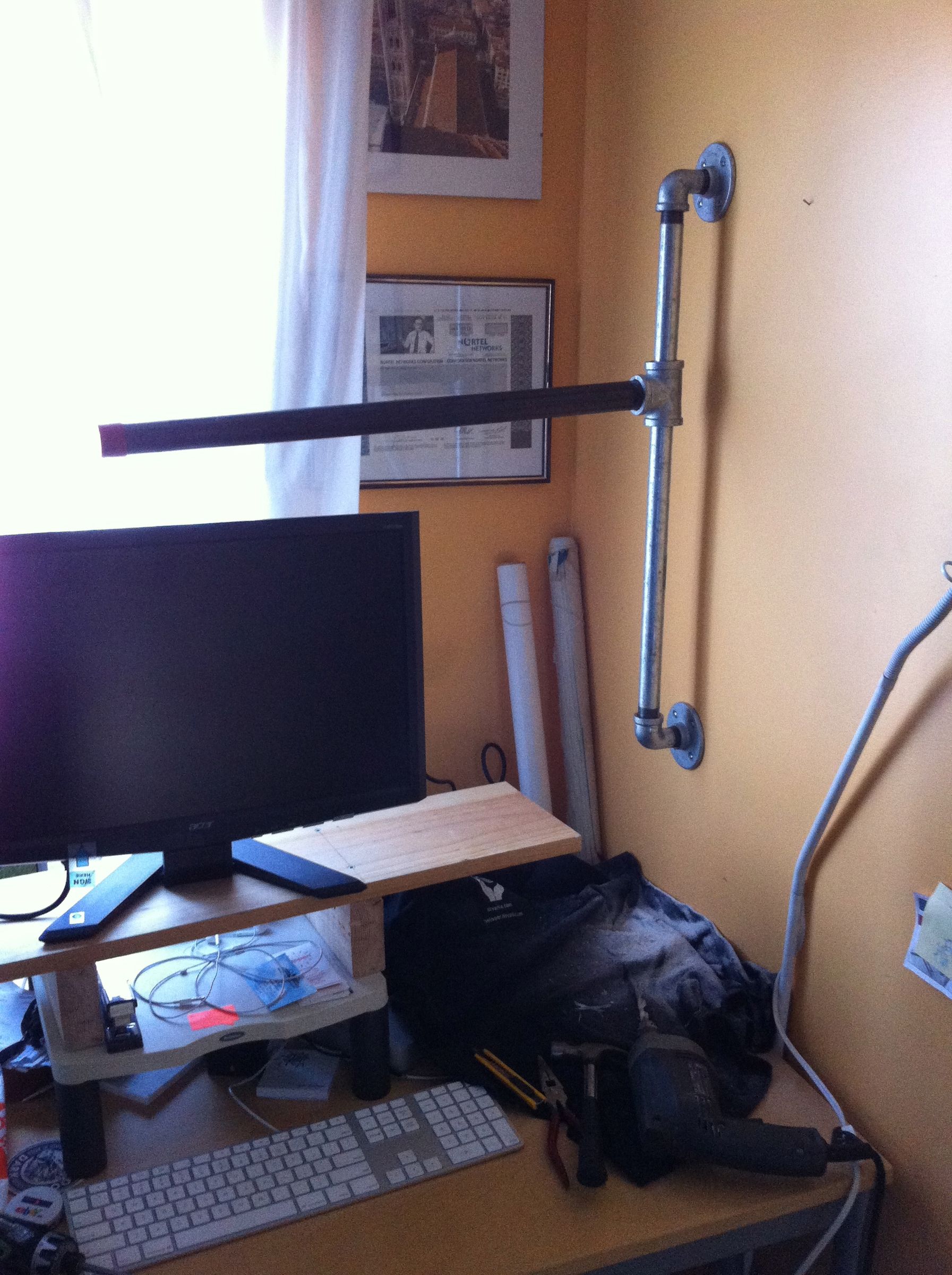 Standing Desk From Plumbing Pipe? How's That Possible? - Instructables