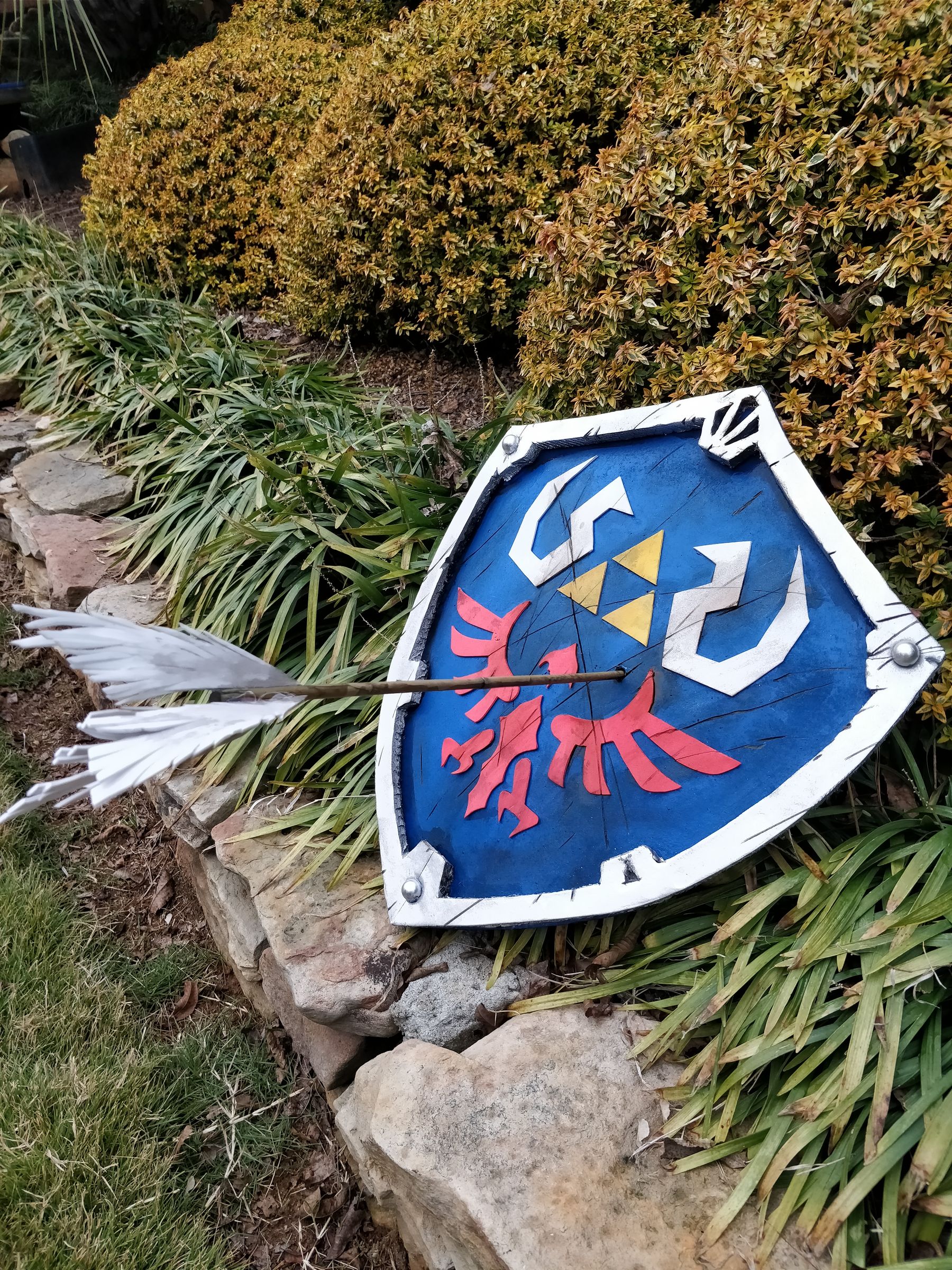 Legend of Zelda Hylian Shield : 7 Steps (with Pictures) - Instructables
