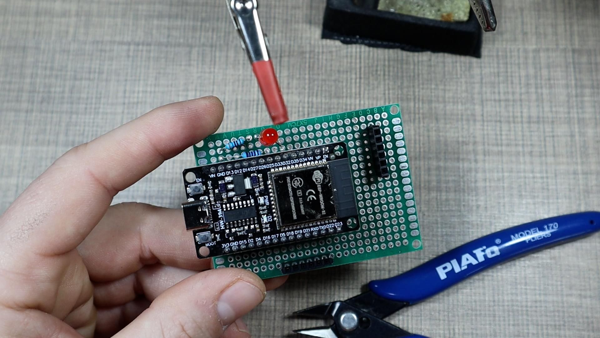 Nature Trail Mapper With ESP32 and RYS352A GPS Module : 7 Steps (with ...