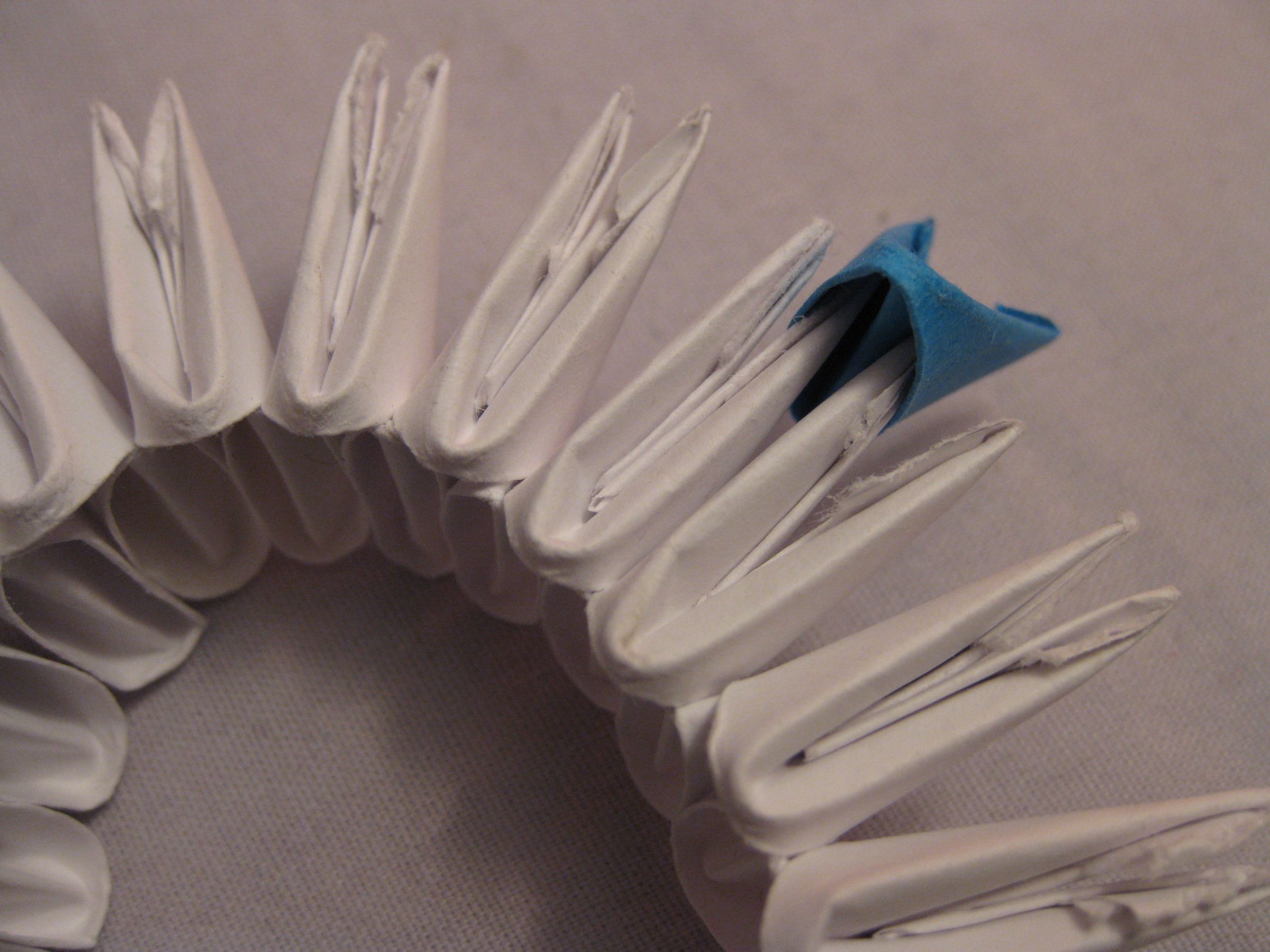 Modular Origami Swan : 11 Steps (with Pictures) - Instructables