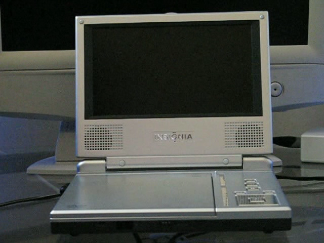 Use Your Portable DVD Player As a Monitor - Instructables