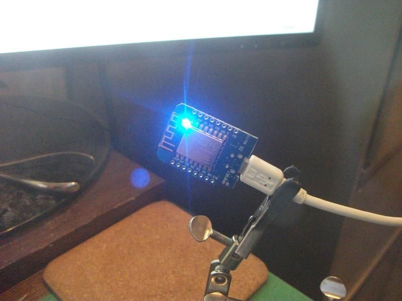 Control Led Via Browser || Nodemcu Mini D1 R1 || HTML || CSS || Wemos ...