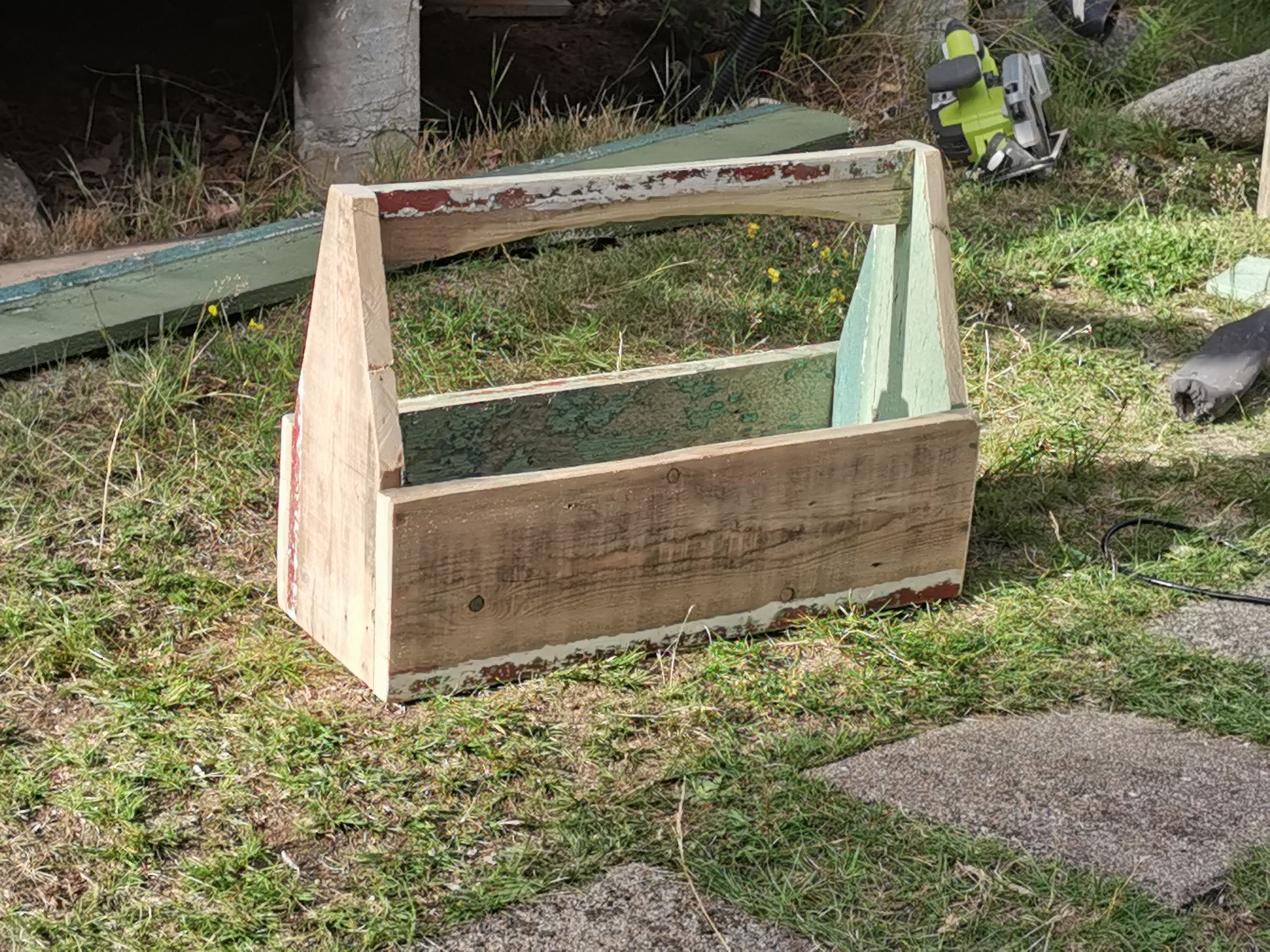 Scrap Wood Toolbox : 8 Steps (with Pictures) - Instructables