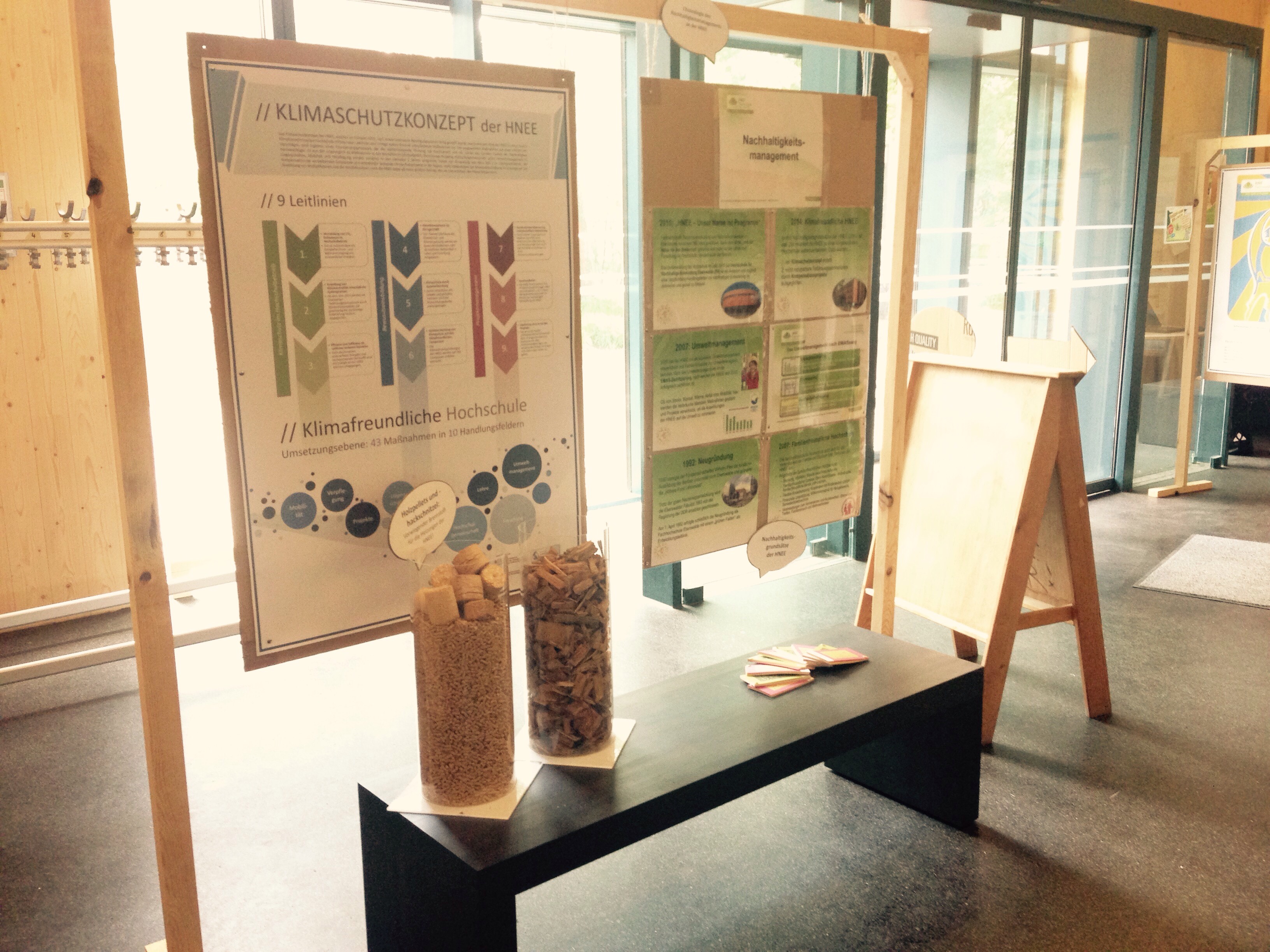 Build Reusable Scientific Exhibition Displays With Roof Battens // WOOD ...