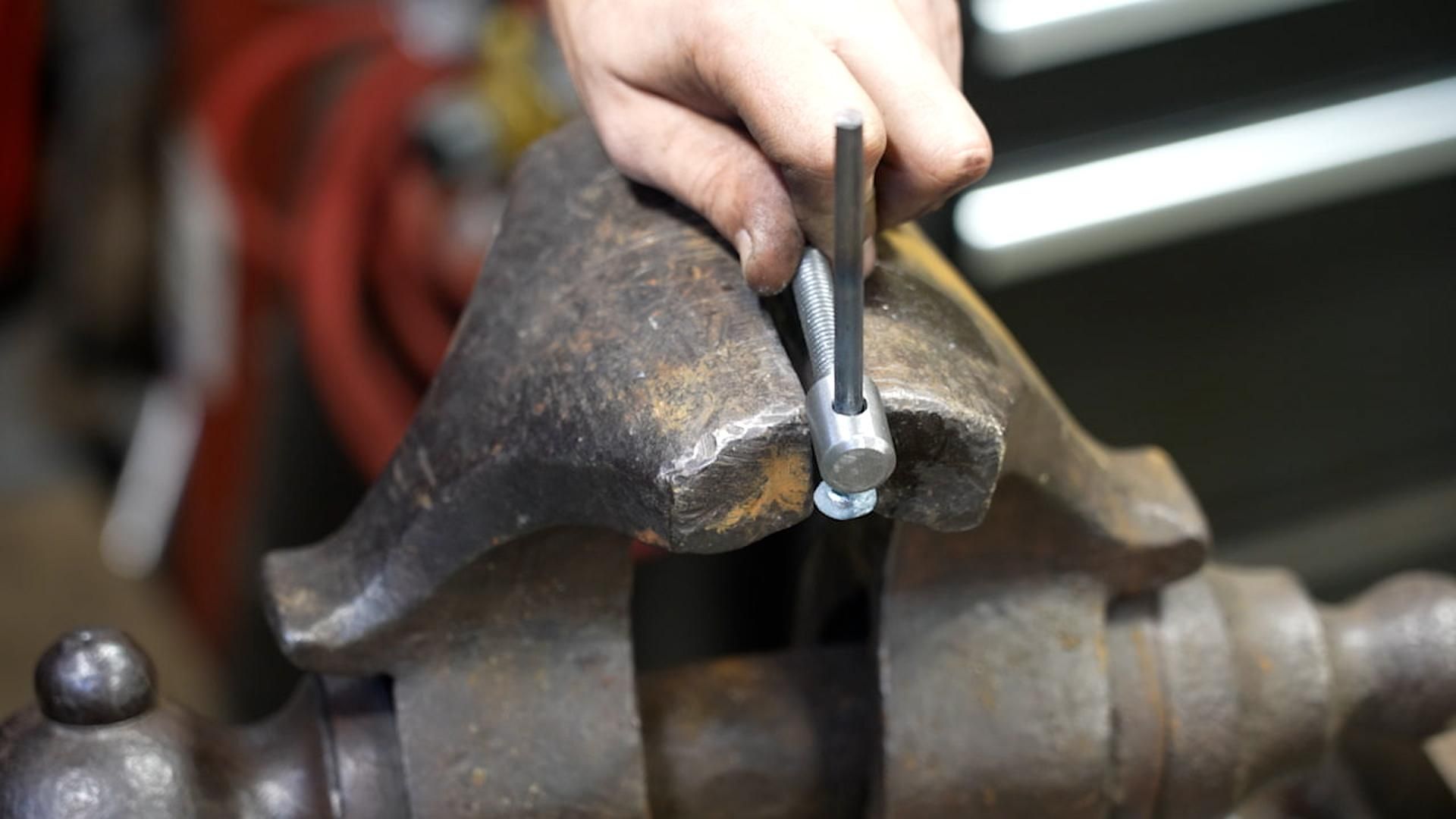 Making a C-Clamp From a Railroad Spike : 13 Steps (with Pictures ...