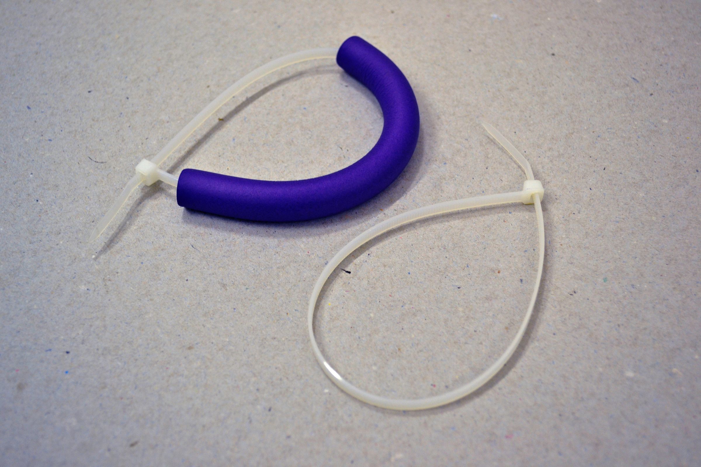 Plug-Pulls for Stiff and Awkward Electrical Plugs : 5 Steps - Instructables