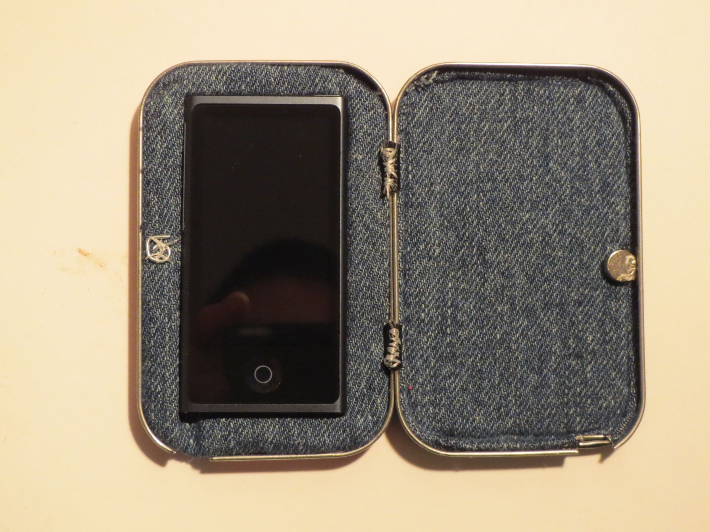 Altoids Tin IPod Case - Instructables