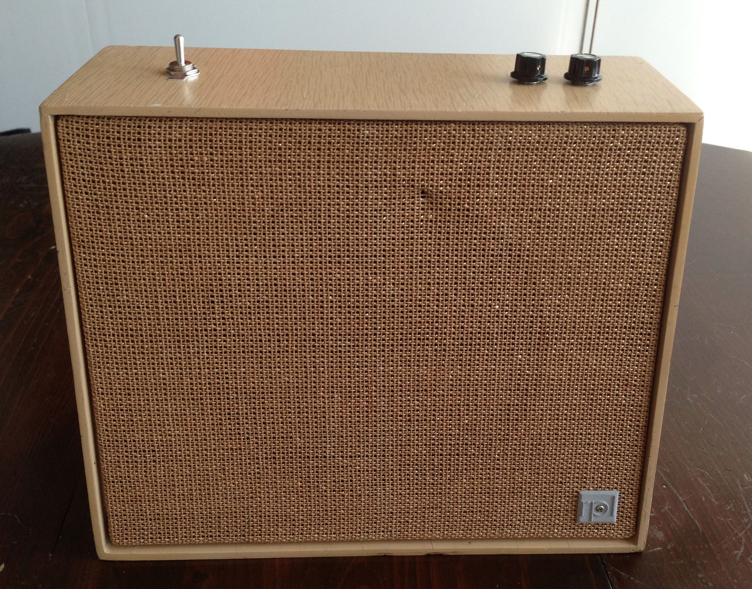 Arduino Music Box Inside a Vintage Transistor Radio - Instructables