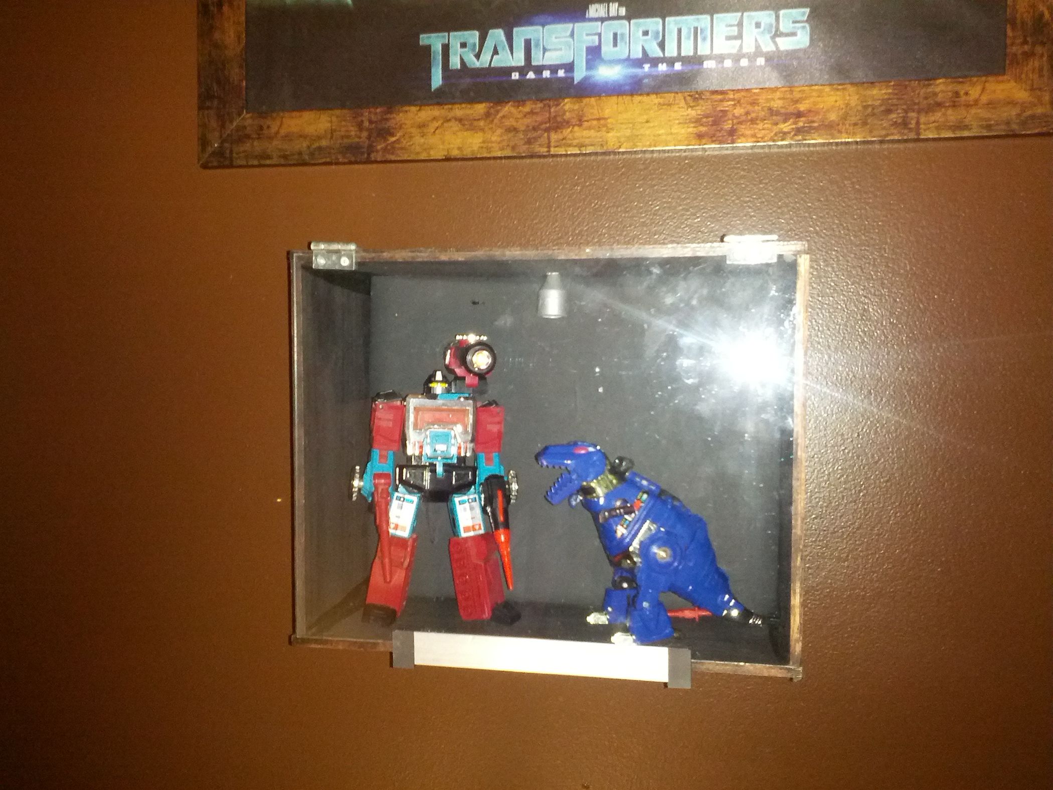 Cheap and Easy Display Case : 8 Steps - Instructables