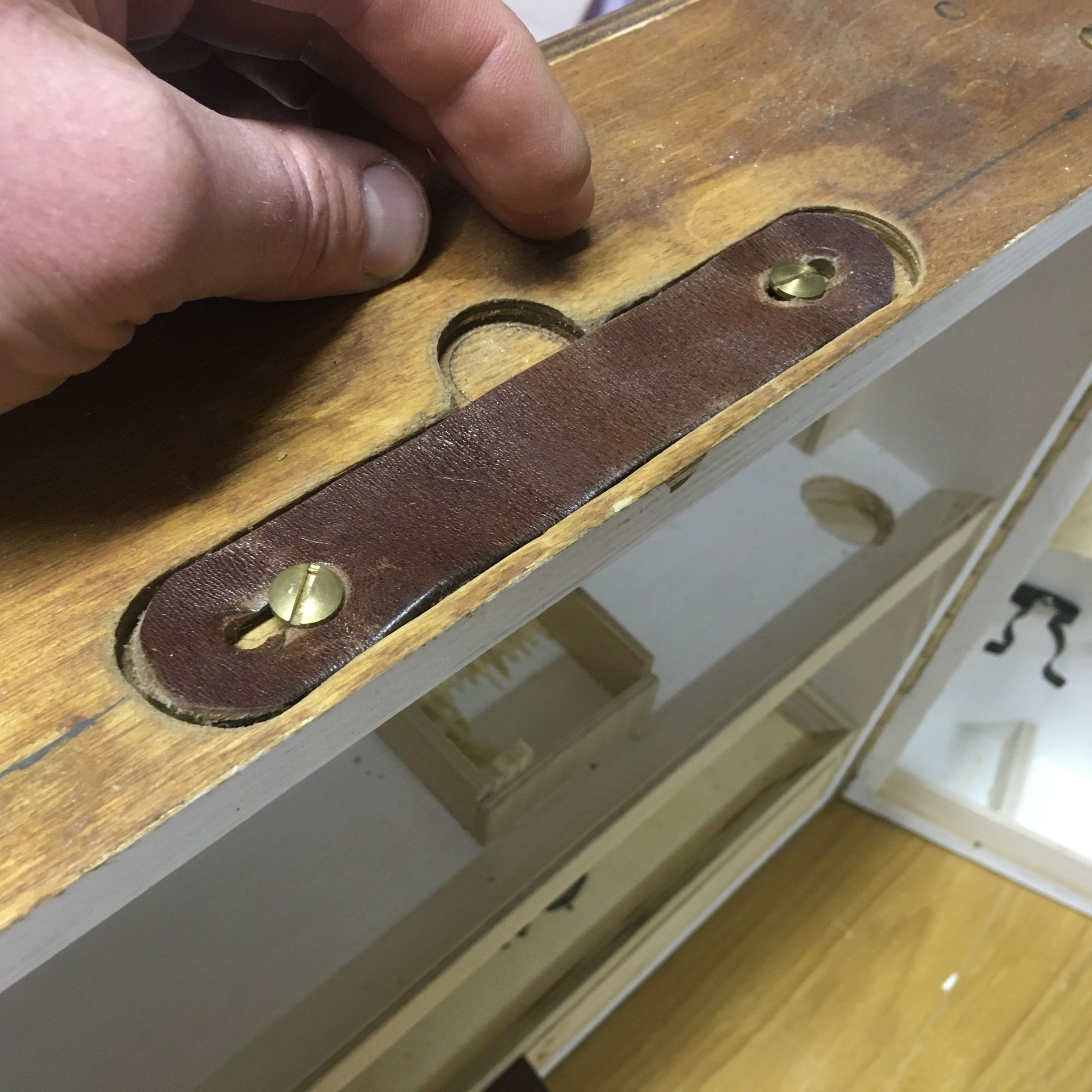 Portable Leather Workshop : 9 Steps (with Pictures) - Instructables