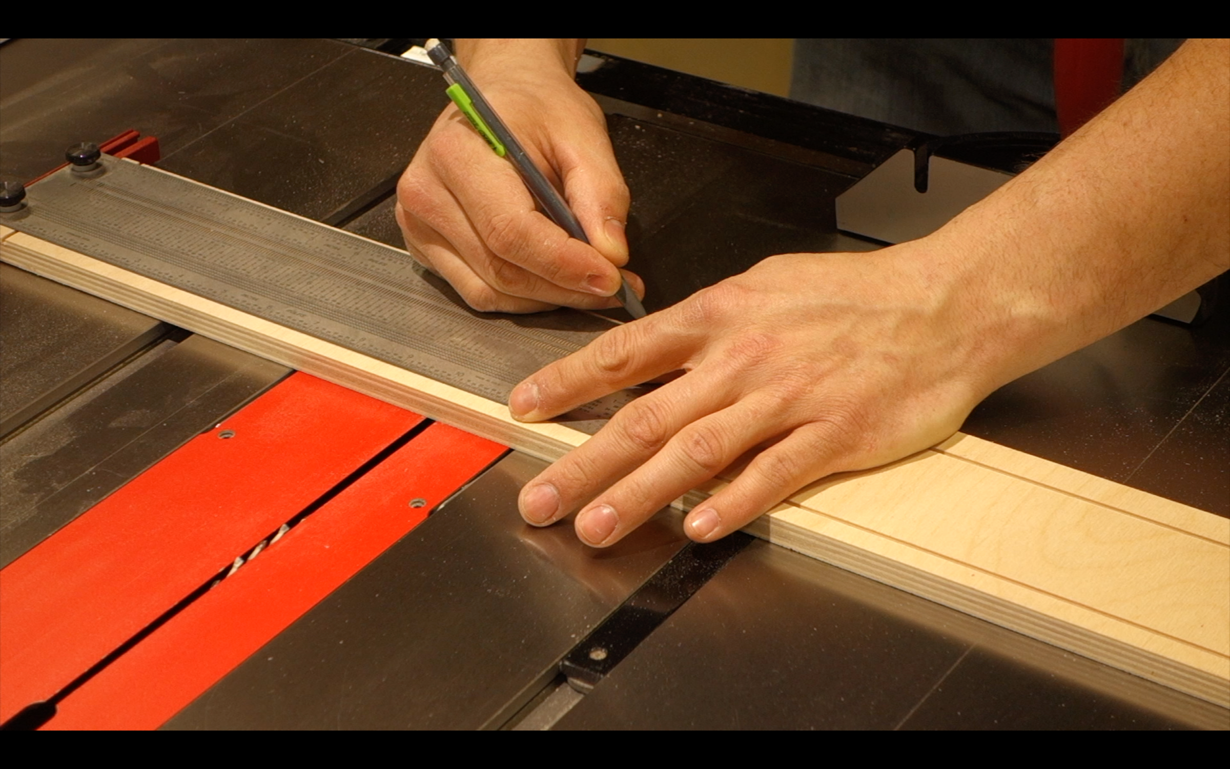 Make It - Adjustable Router Fence : 7 Steps (with Pictures) - Instructables